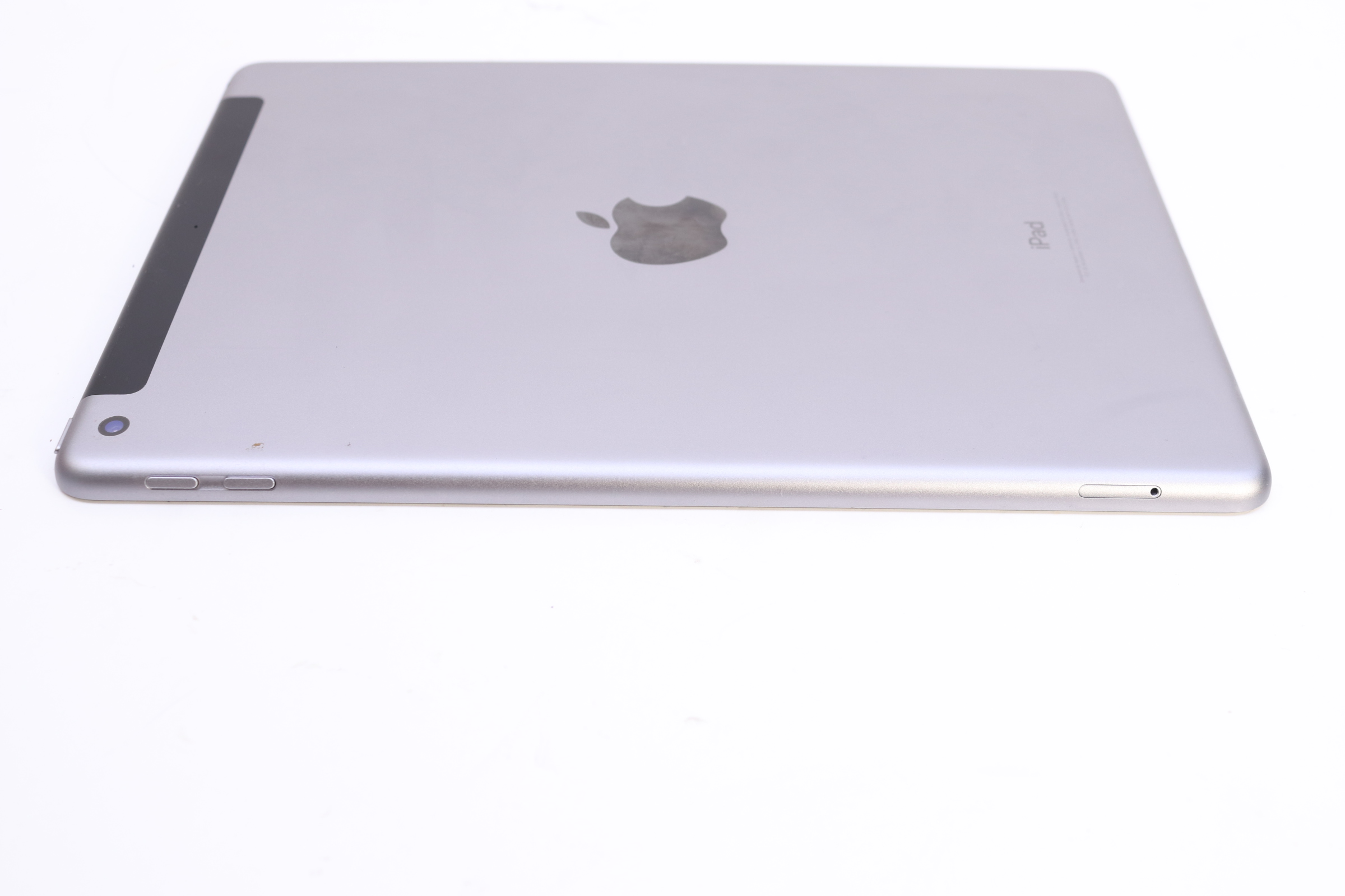 Apple iPad 6th Gen MR6R2LL/A 9.7" Touchscreen WiFi + Cellular 32GB Tablet