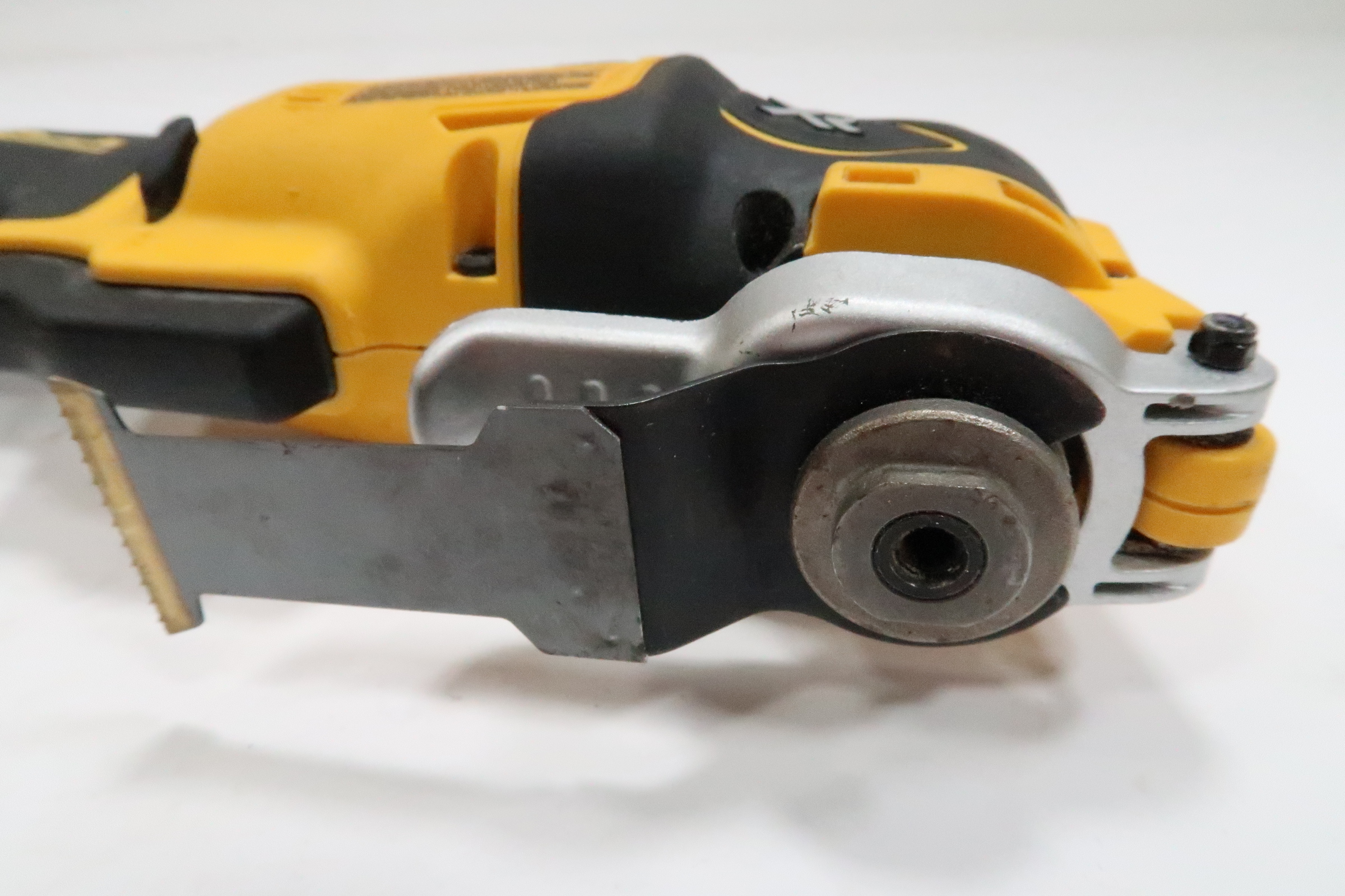 DeWalt DCS356 20V MAX XR Cordless Brushless 3-Speed Oscillating Multi ...