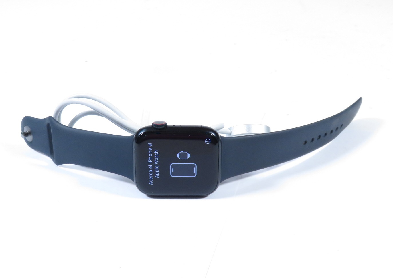 Apple Watch Series 7 A2477 45mm Aluminum Casing Touchscreen Smartwatch 3882