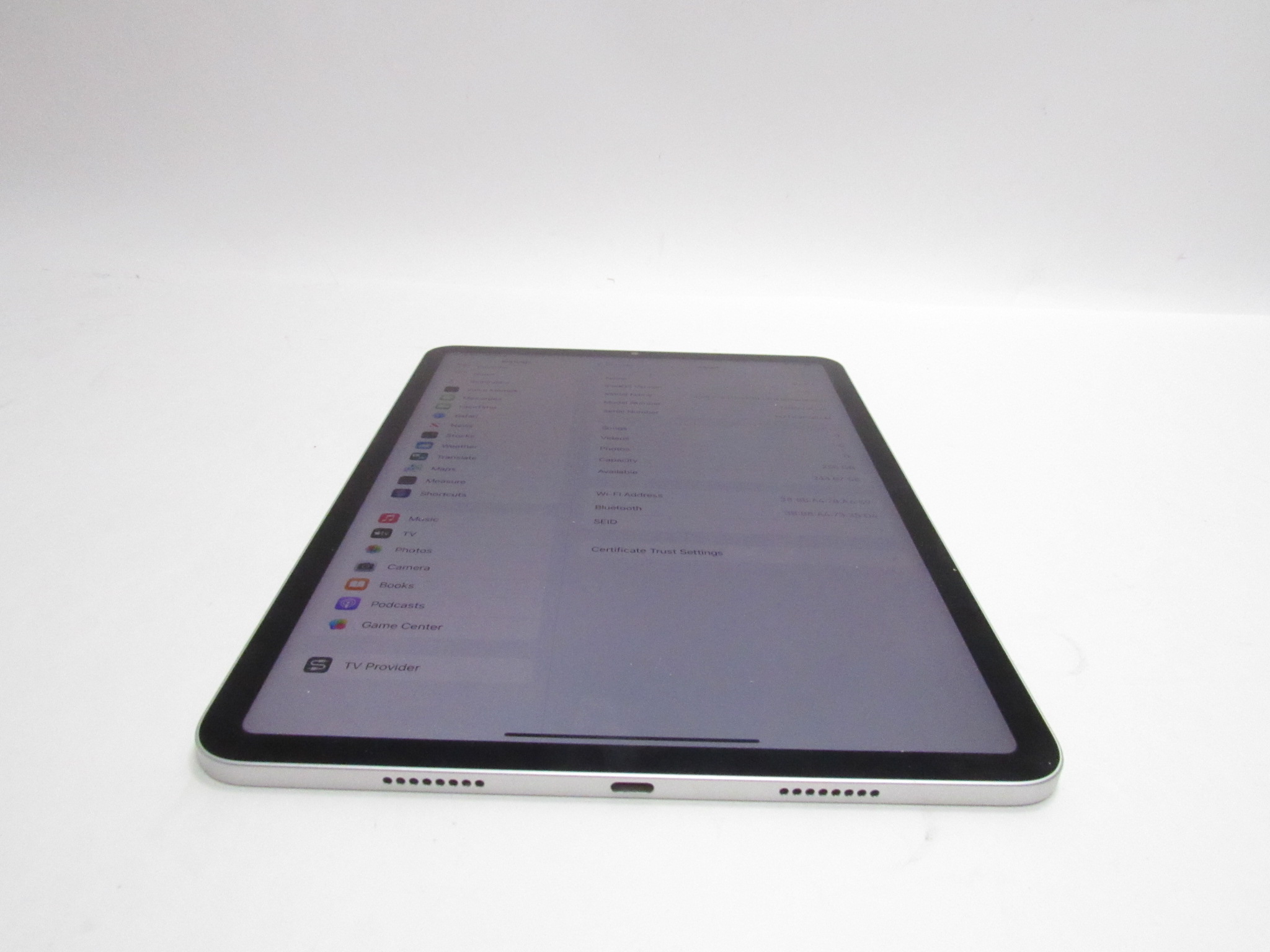 Apple iPad Pro 3rd Gen MHQV3LL/A A2377 256GB Wi-Fi Tablet Silver