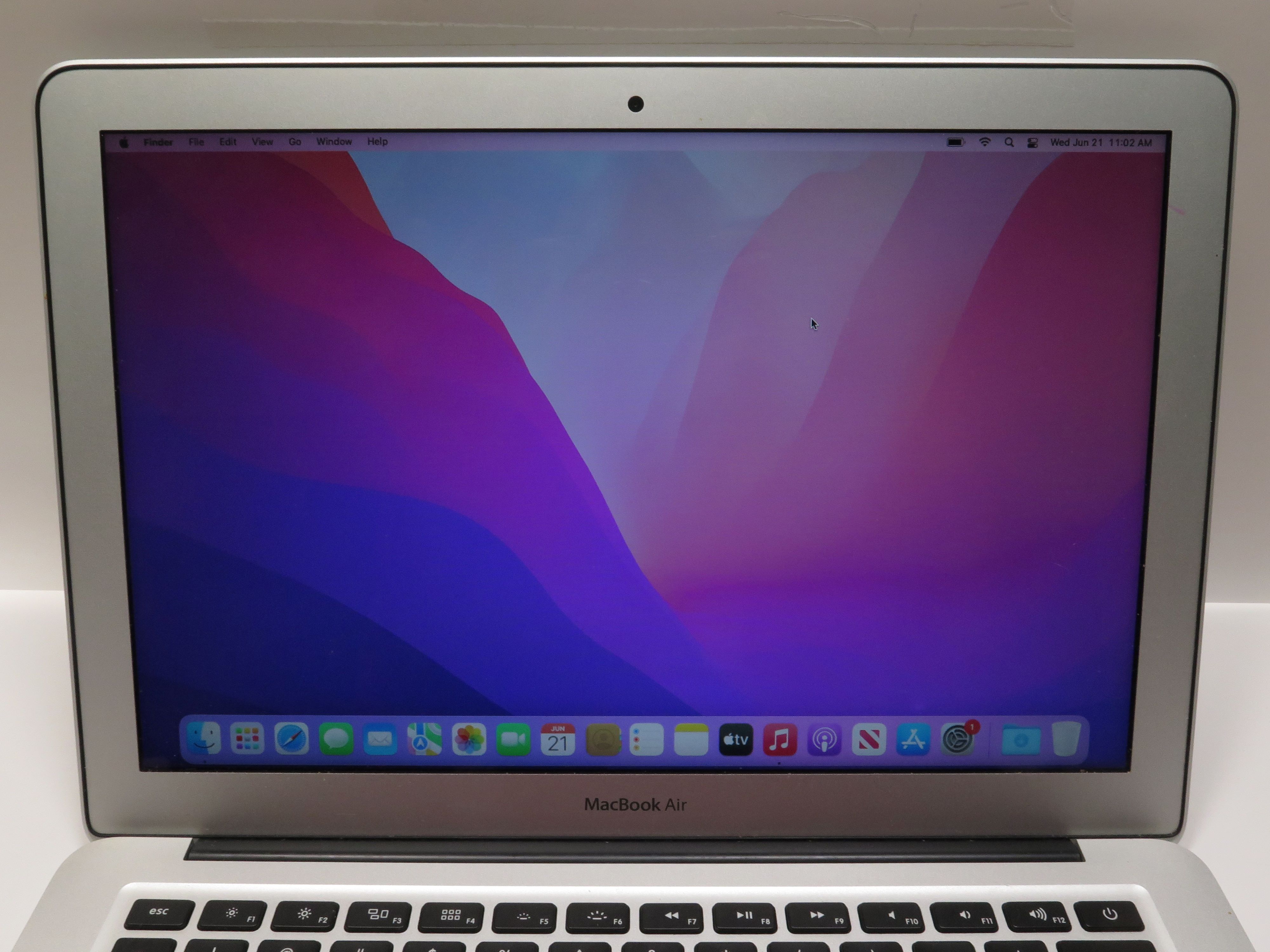 Apple MacBook Air 2017 MQD32LL/A Core i5-5350U 1.8GHz 8 GB RAM 128GB SSD 13.3"