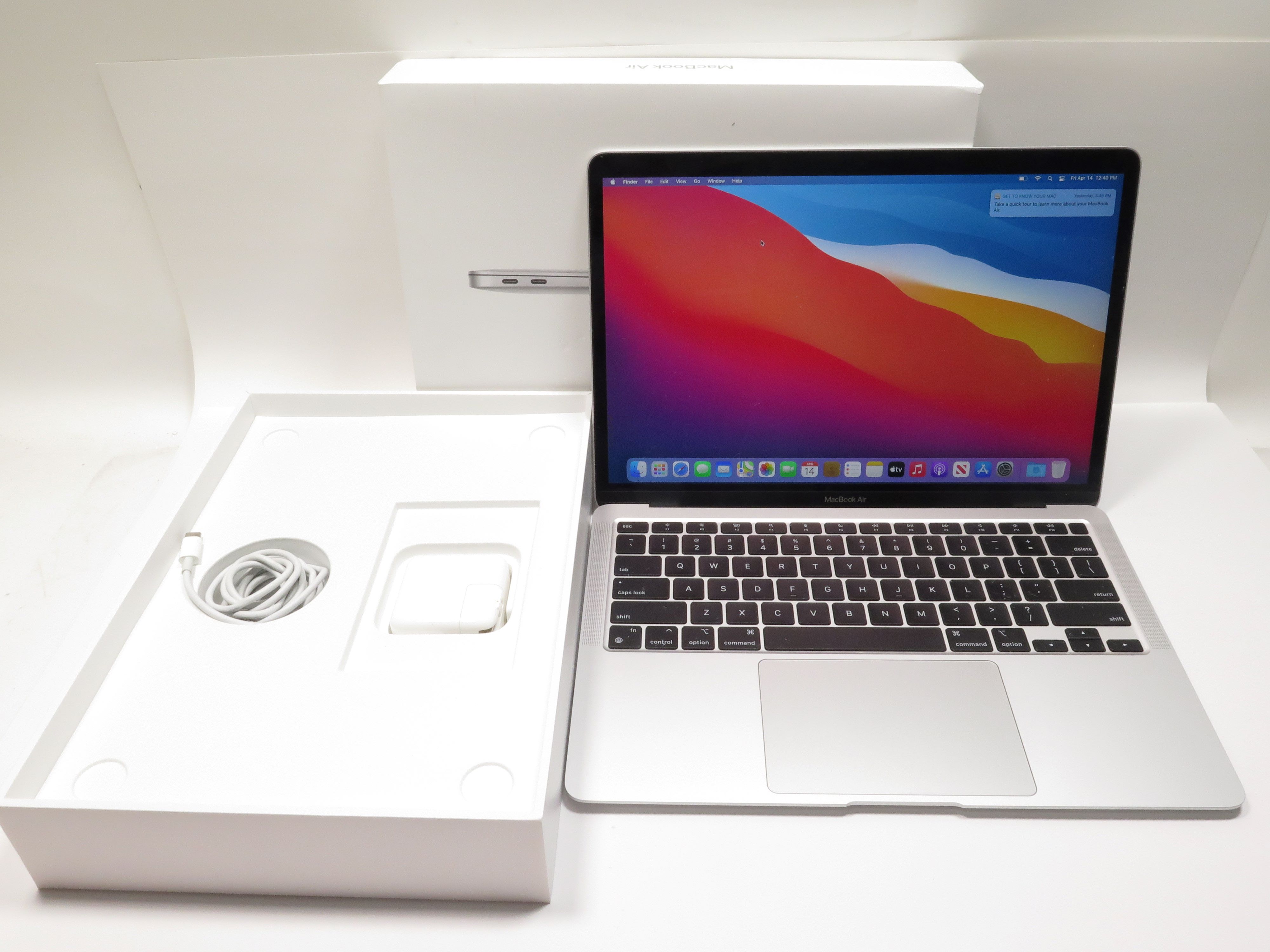 Apple MacBook Air 2020 MGN93LL/A M1 Chip 3.2GHz 8GB RAM 256GB SSD 13.3"