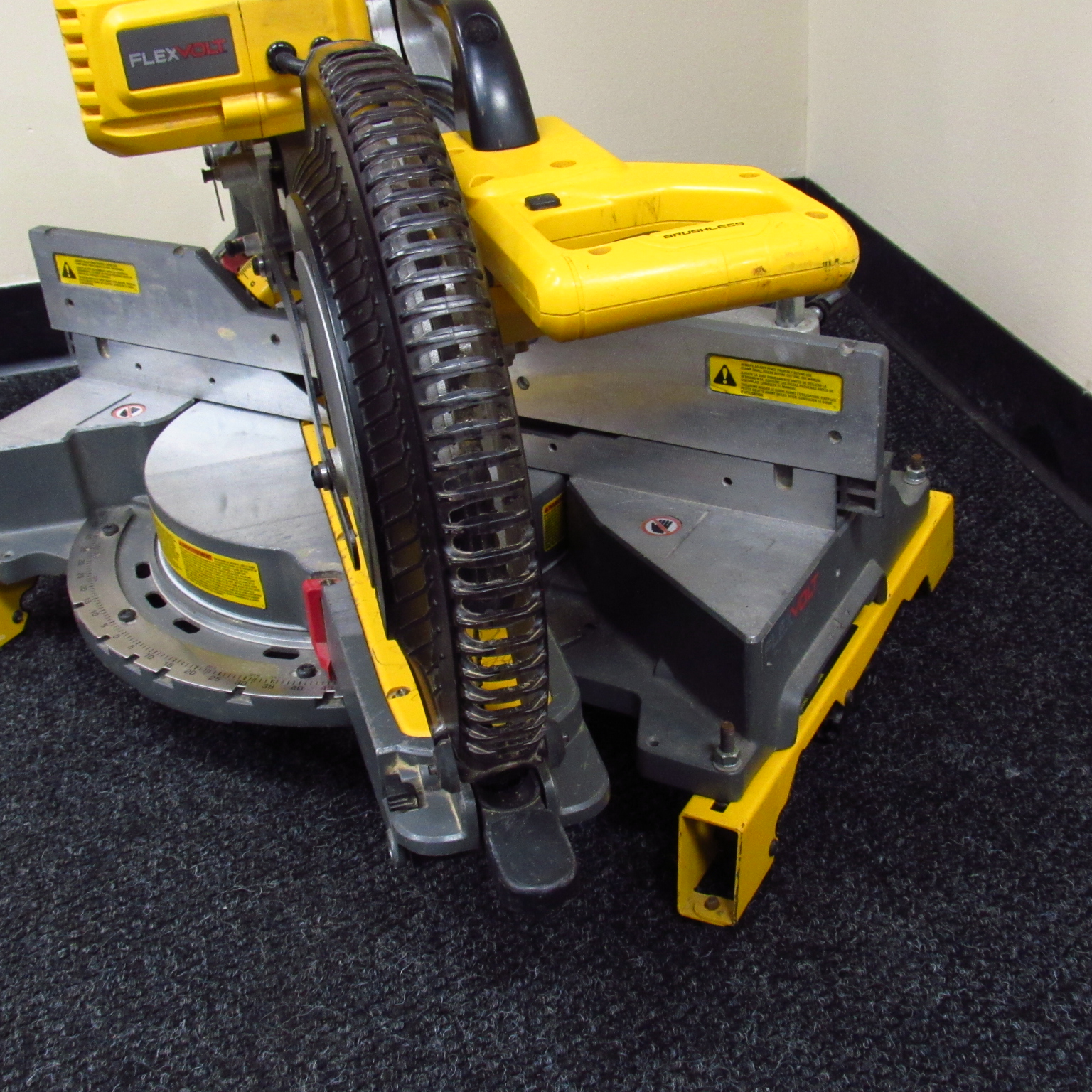 DeWalt DHS790 FlexVolt 120V 12'' Corded/Cordless Sliding Miter Saw -Pick-Up Only