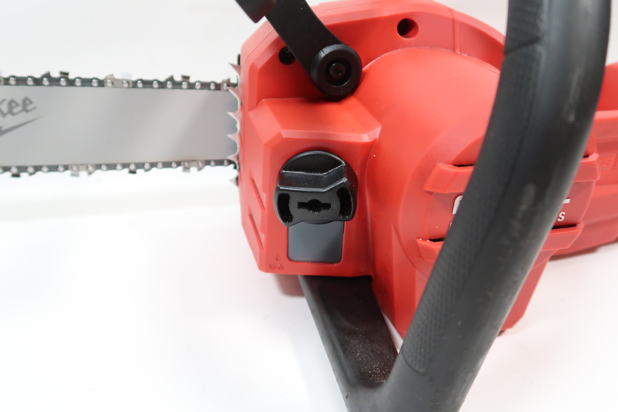 Milwaukee 2727-20 16 in. 18-Volt Lithium-Ion Brushless Battery Chainsaw