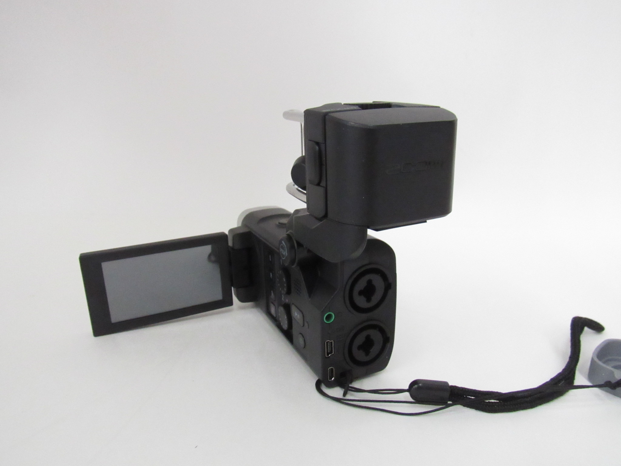 Zoom Handy Video Camera Recorder HD Video Track Audio Q8 Black