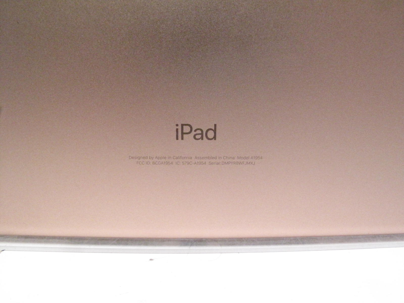 Apple iPad MRM32LL/A A1954 6th Gen 32GB Verizon+Wifi 9.7" Display