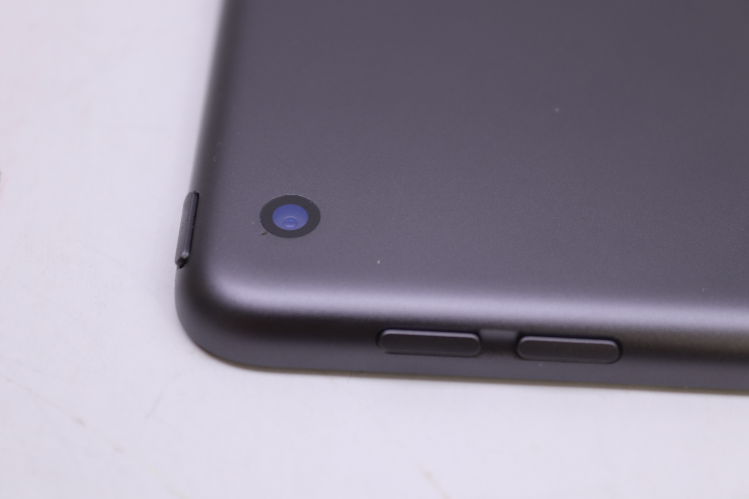 Apple iPad MK2K3LL/A A2602 10.2" 9th Gen (Wi-Fi Only) 64GB Storage Tablet