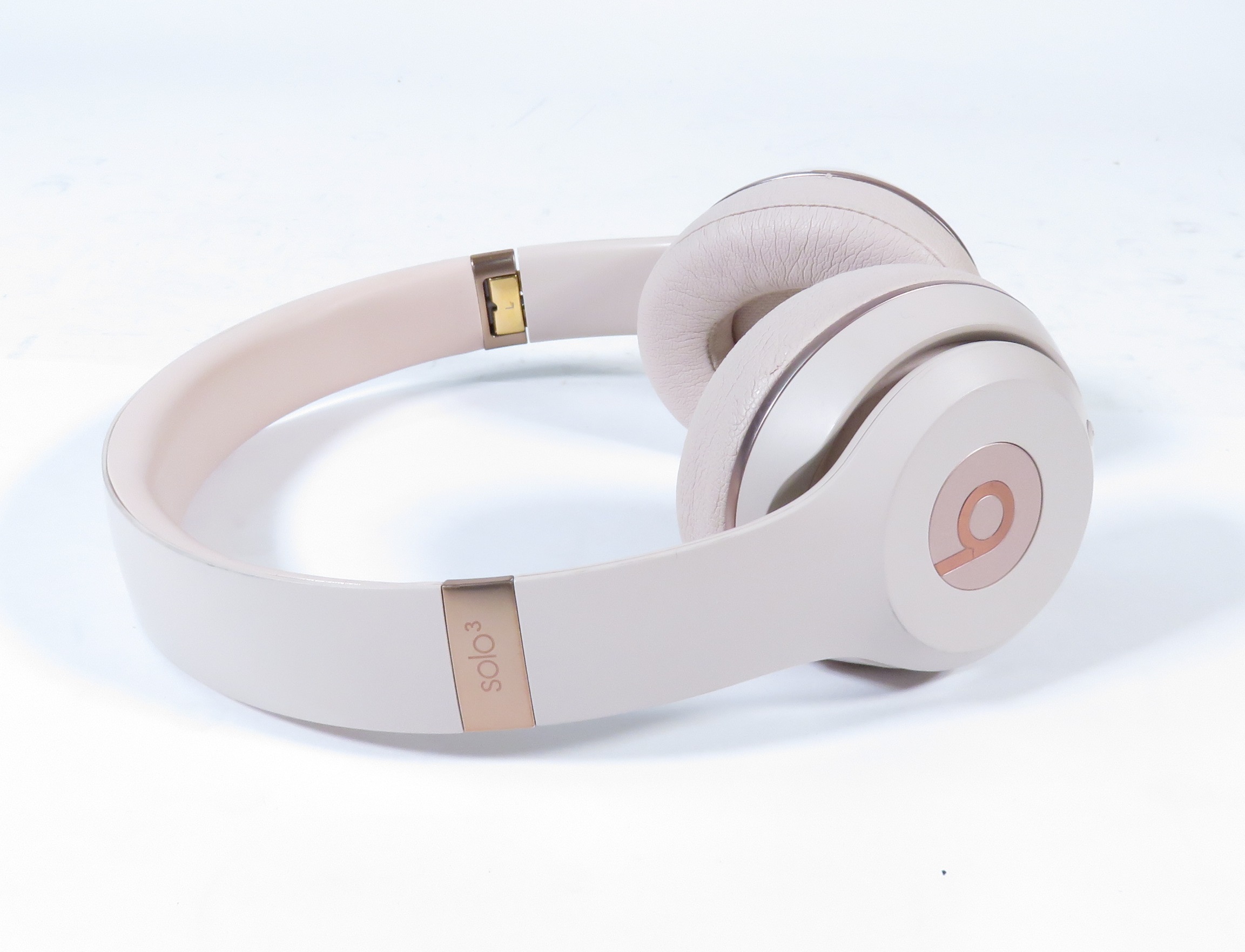 Beats by Dr. Dre Solo3 Wireless A1796 True-Wireless On-Ear Bluetooth Headphones