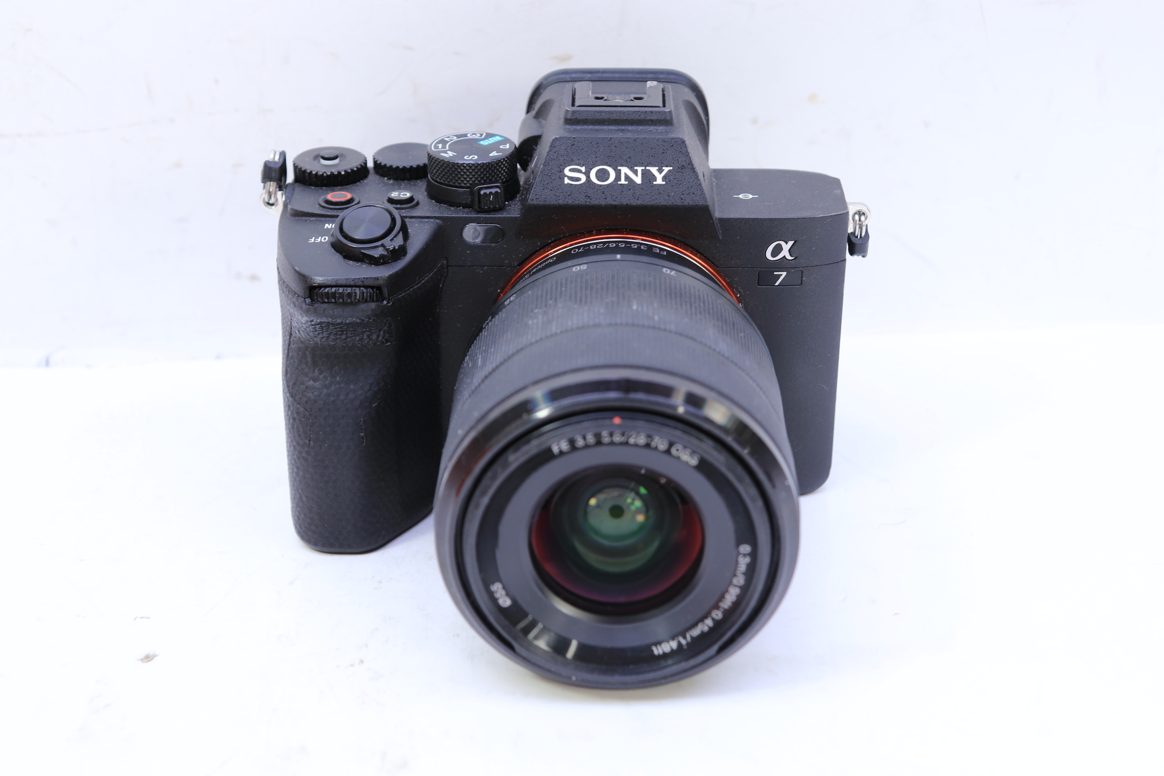 Sony ILCE-7M4/B Alpha 7 IV Full-Frame Mirrorless 33 MP Camera/FE 28 ...