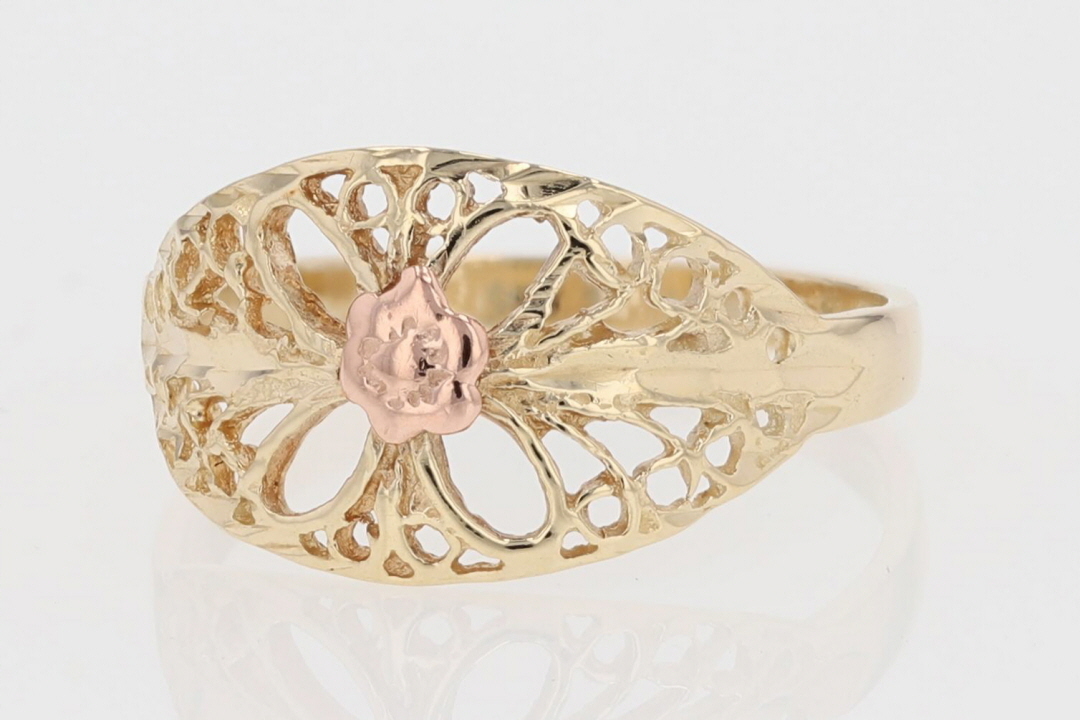 9.8mm Floral Pattern Ring 14K Multi-Tone Gold Mexico 1.39 Grams Size 5.25