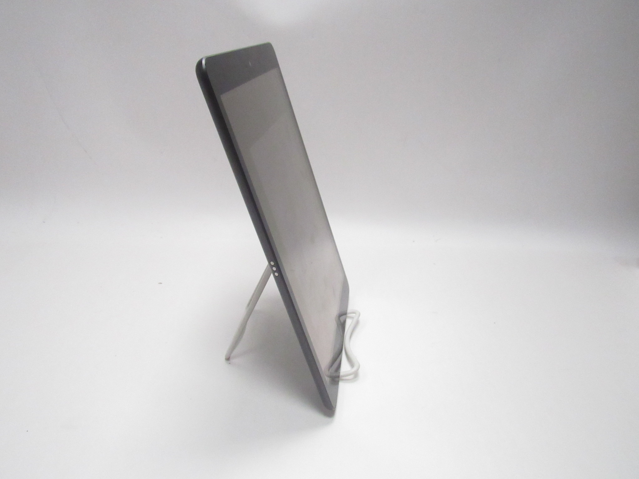 Apple A2603 MK663LL/A iPad 9th Gen 64GB Wi-Fi + Cell 64GB Space Gray