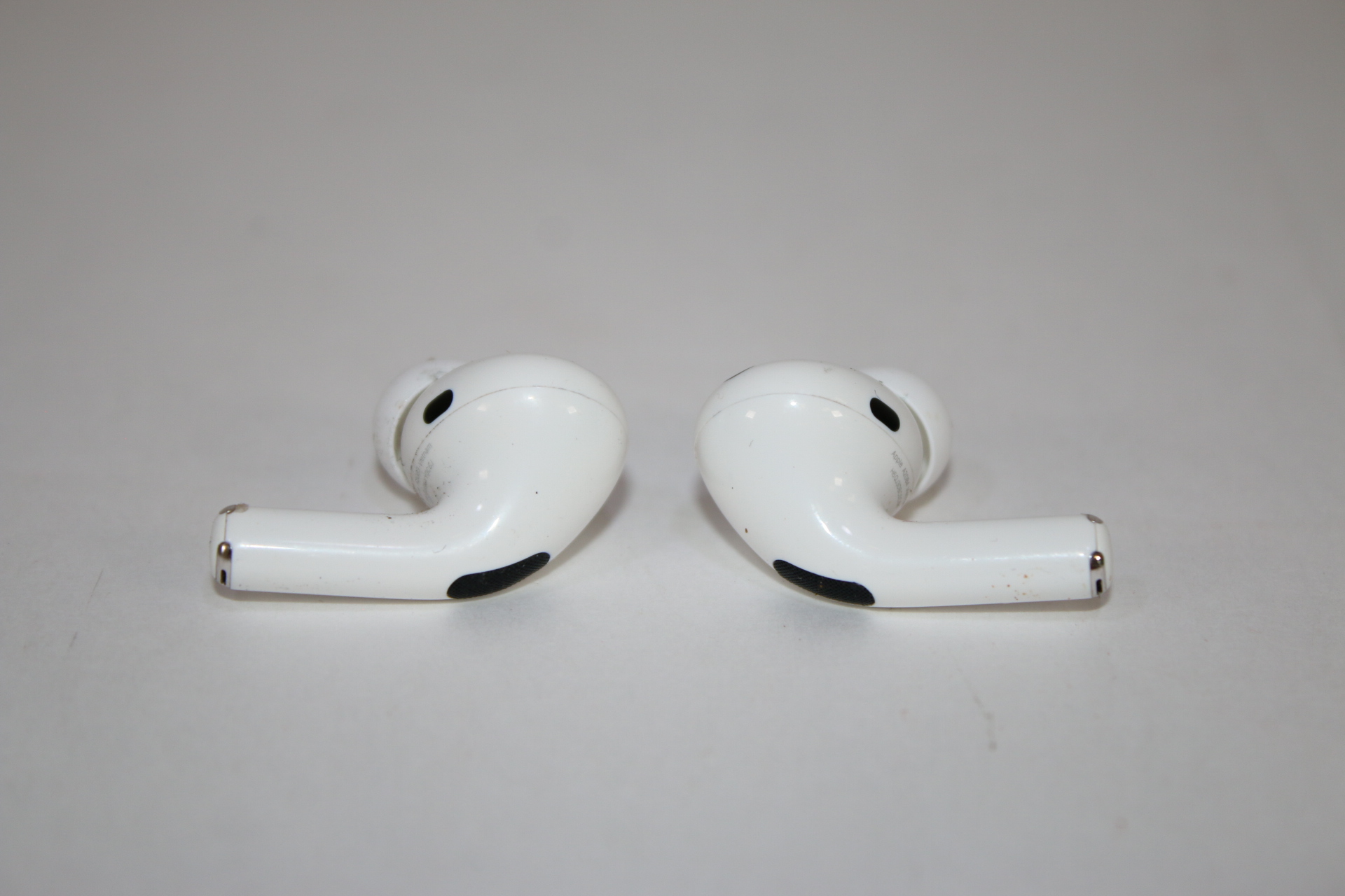 Apple A2083 & A2084 AirPods Pro 2nd Gen Noise Canceling Bluetooth ...