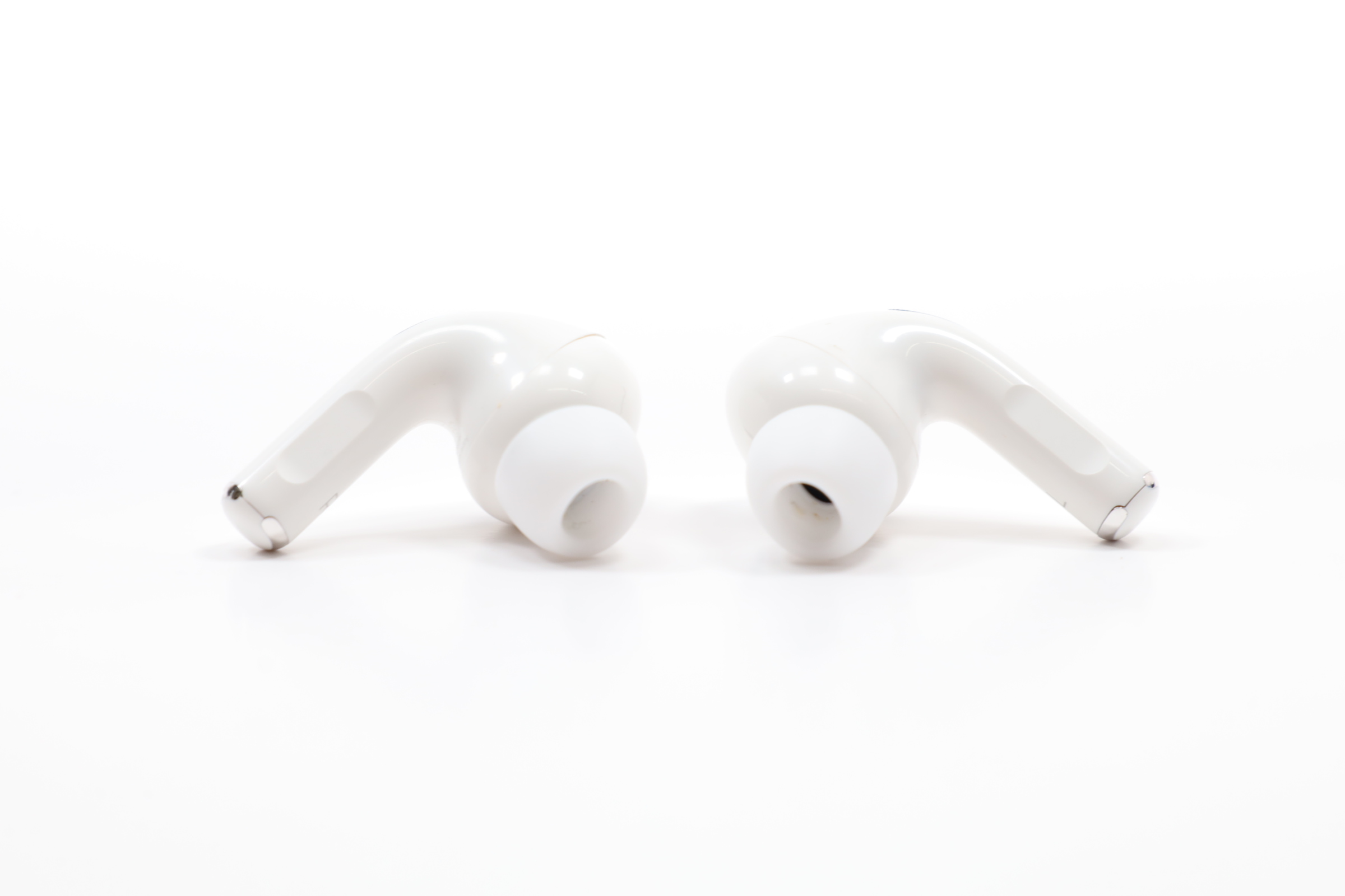 Apple AirPods Pro MLWK3AM/A MagSafe Wireless Bluetooth Headphones