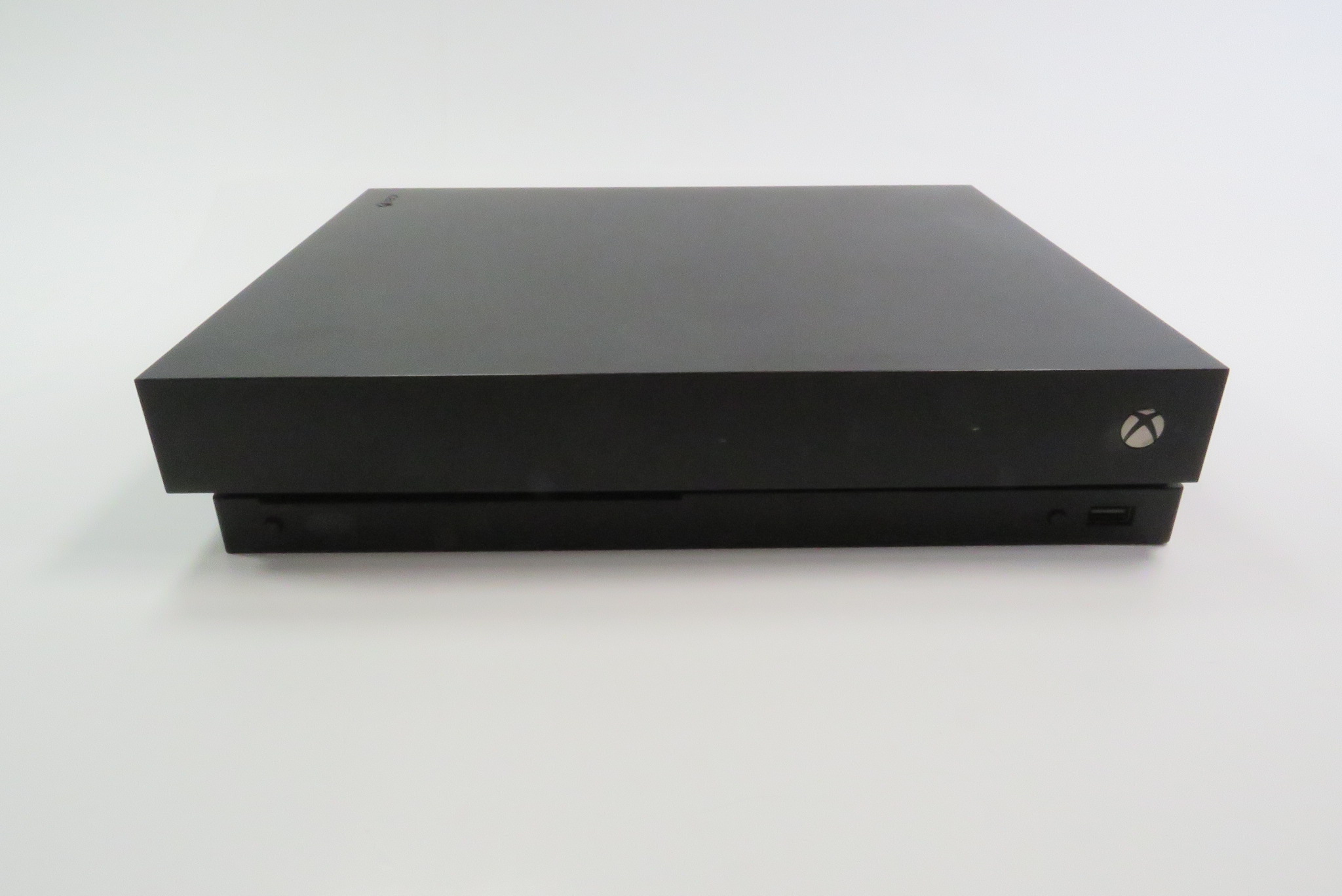 Microsoft Xbox One X 1787 1TB 4K Video Game Console -6657