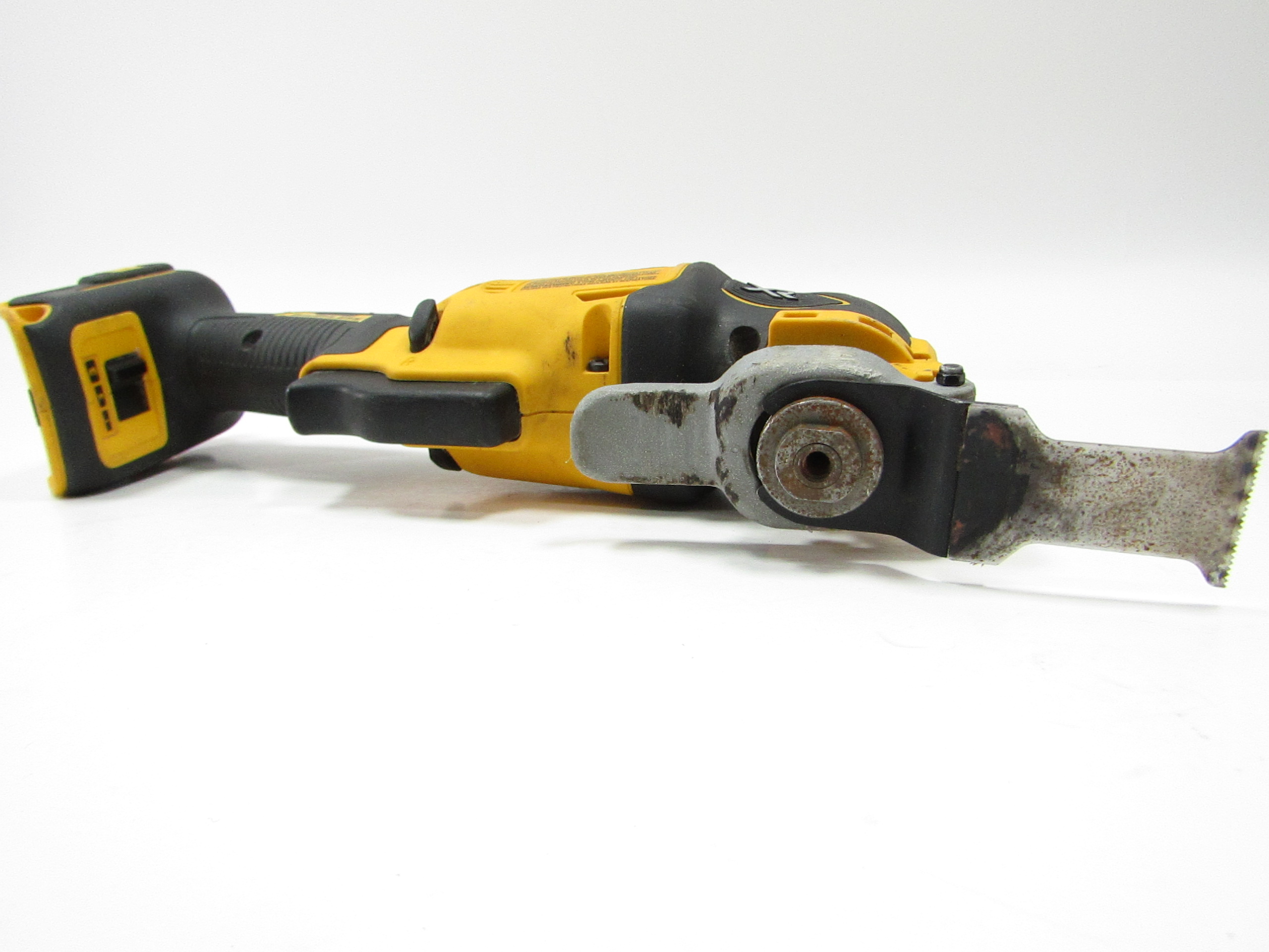 DeWALT DCS356 20-Volt MAX Brushless Lithium-Ion 3-Speed Oscillating ...