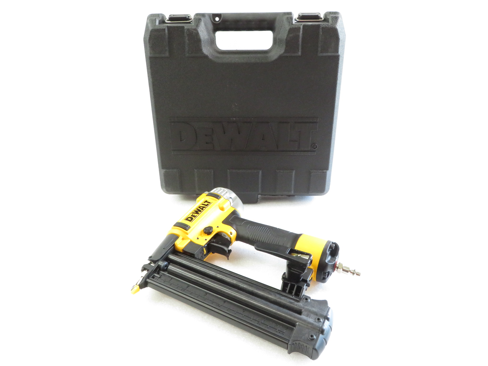 DEWALT DWFP12233 18-Gauge 2-1/8" Max 70 PSI Pneumatic Brad Nailer