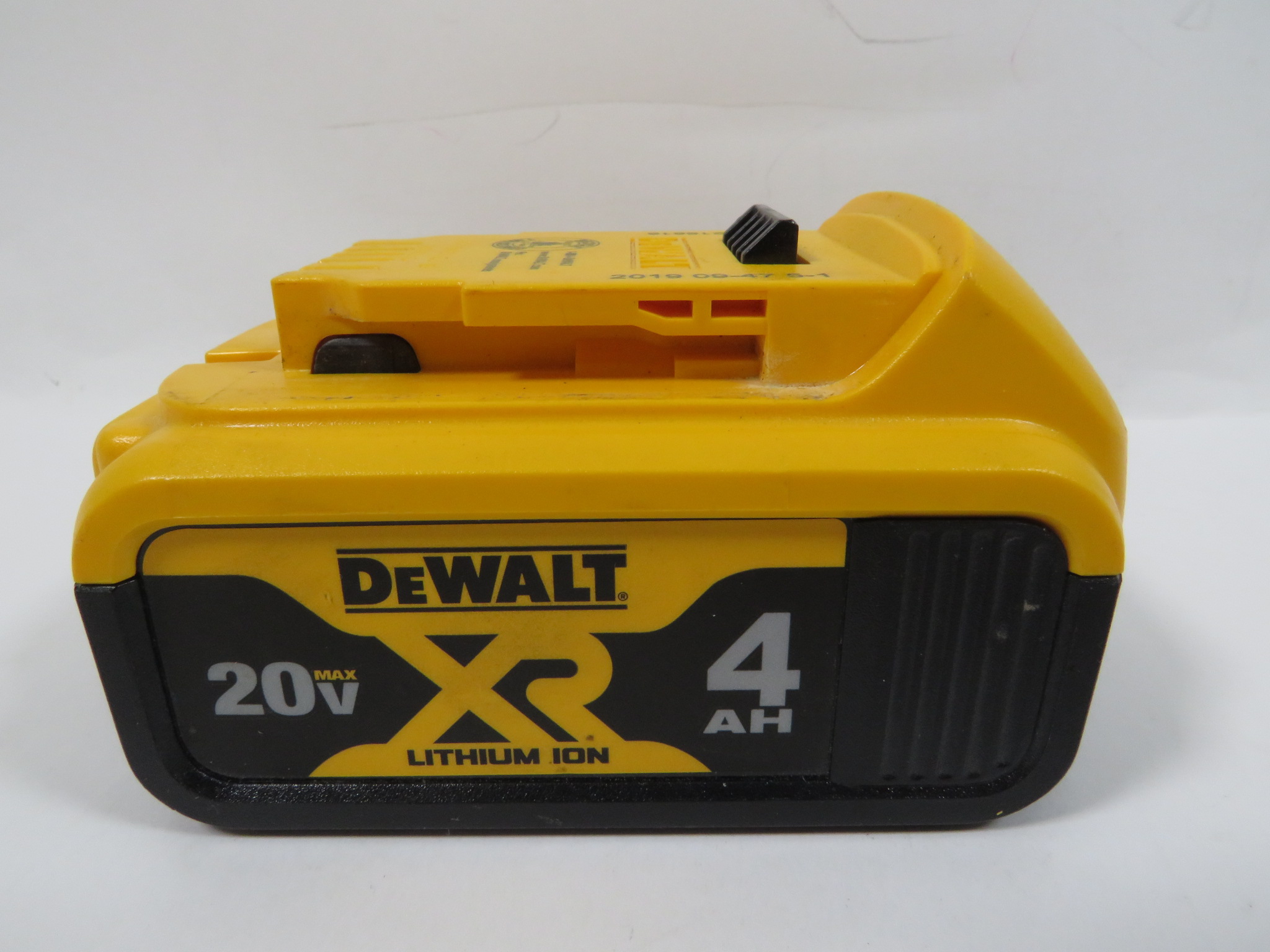 DeWalt DCB204 20V Max 4.0Ah XR Lithium Ion Battery--