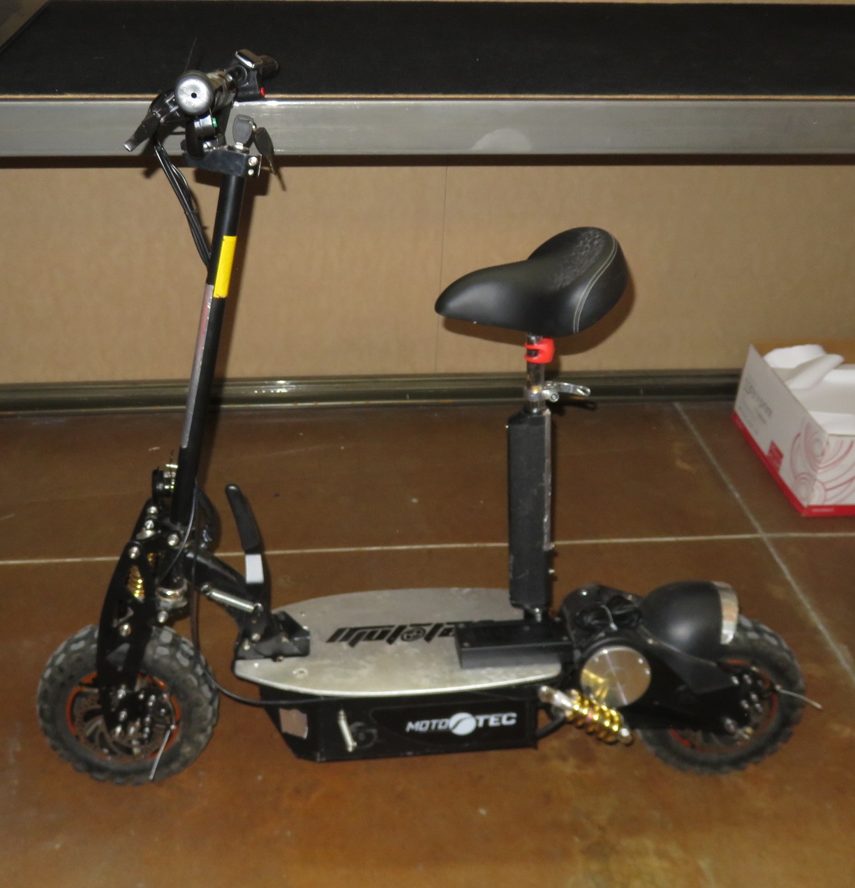 MotoTec 2000W 48V Steel Body Folding Rugged 11" Tires Electric Scooter