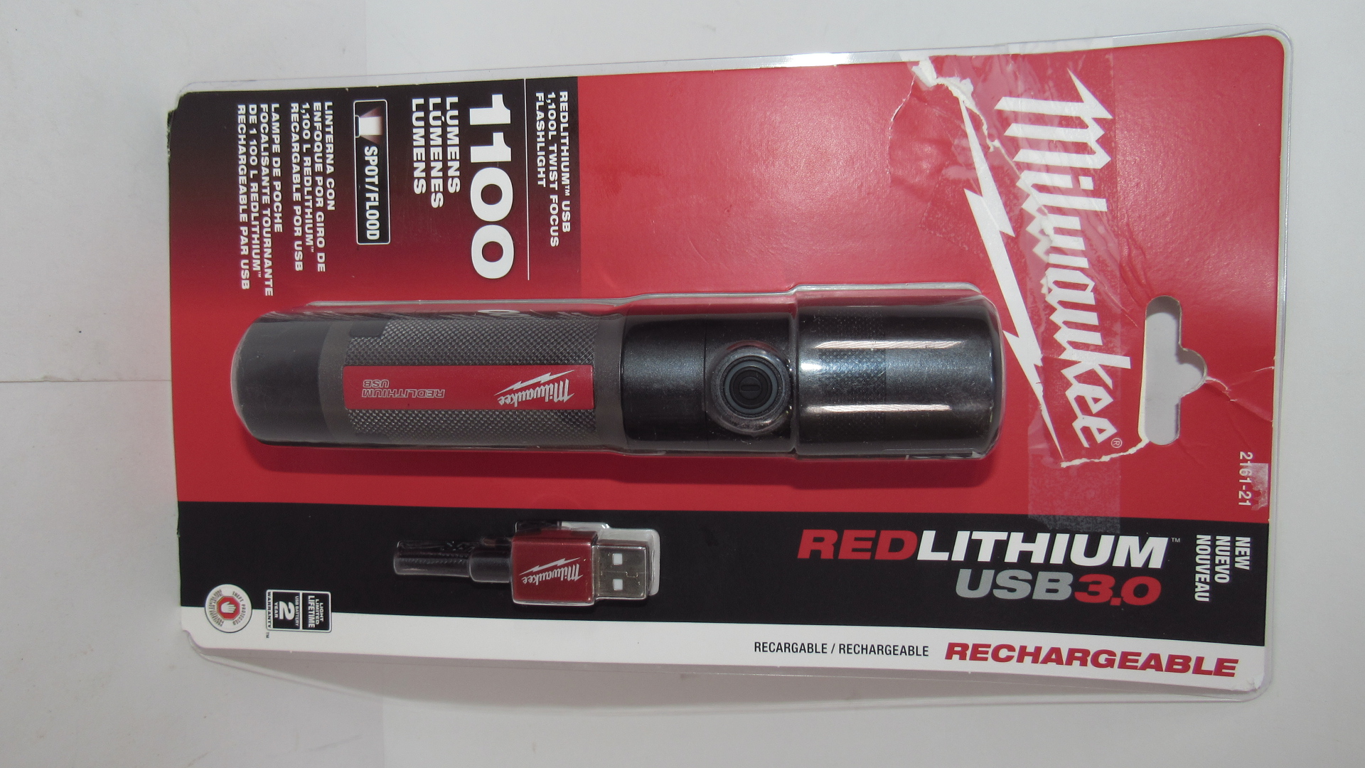 Milwaukee 2161-21 Redlithium USB 1100L Twist Focus Flashlight