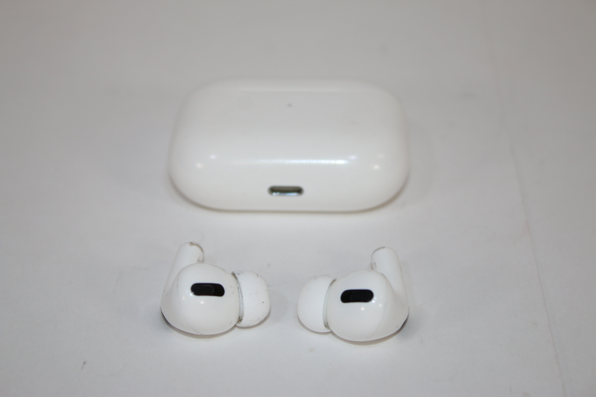 Apple A2083 & A2084 AirPods Pro 2nd Gen Noise Canceling Bluetooth ...