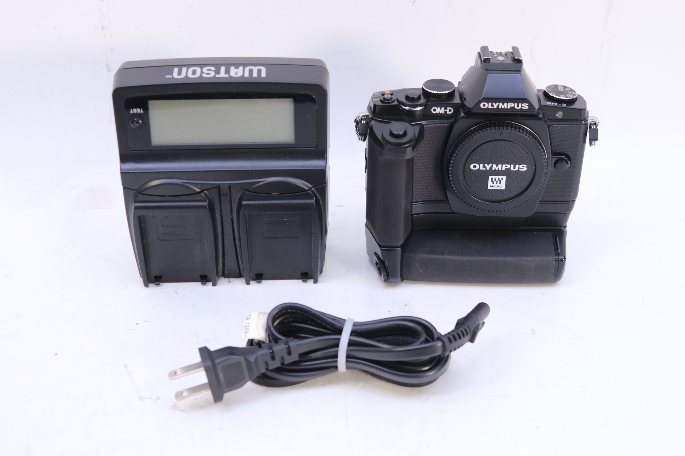 Olympus V204040BU000 OM-D E-M5 Mark I 16MP Live MOS Mirrorless Digital ...