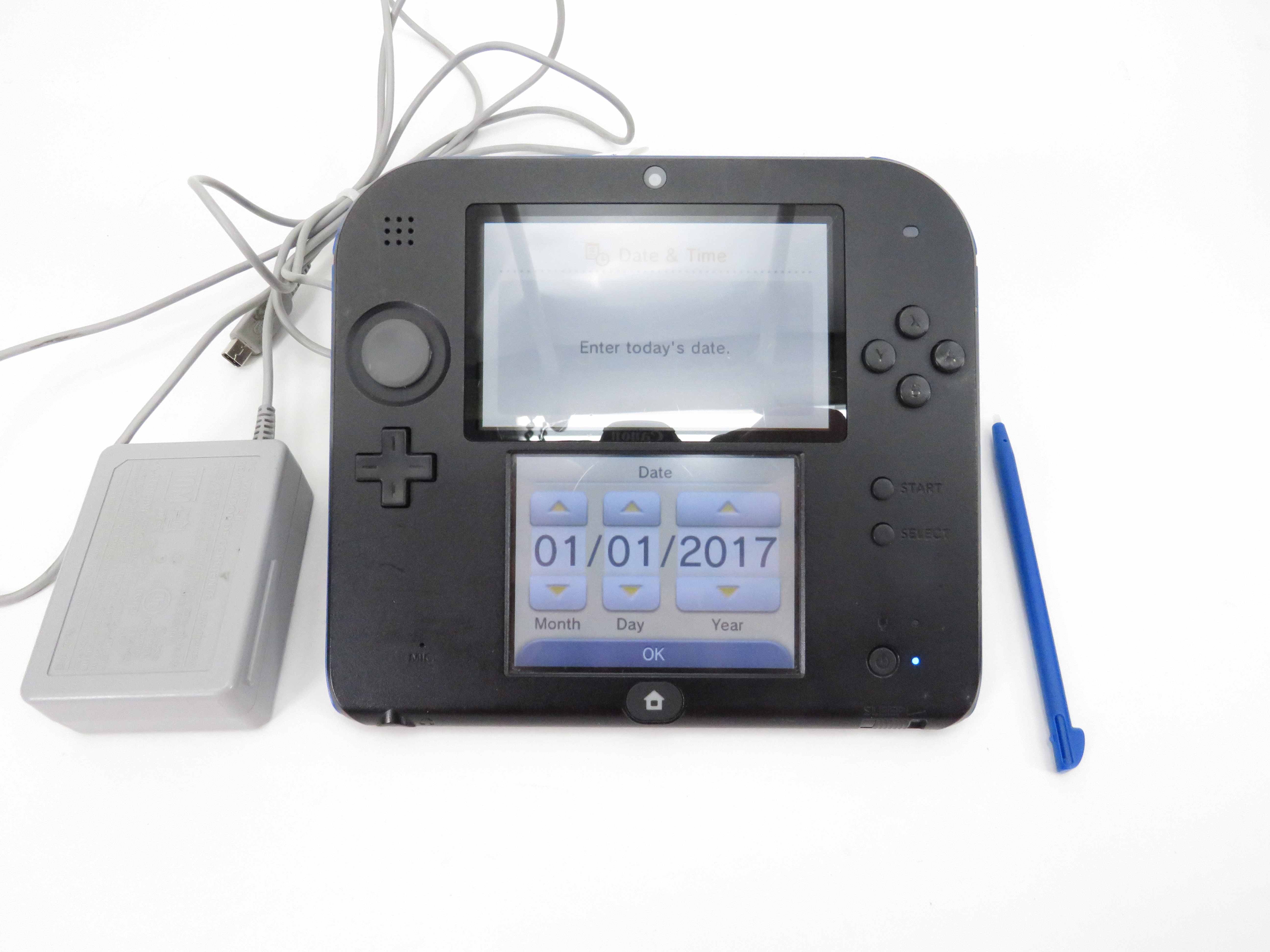 Nintendo FTR-001 Dual-Screen Portable Gaming System 2DS