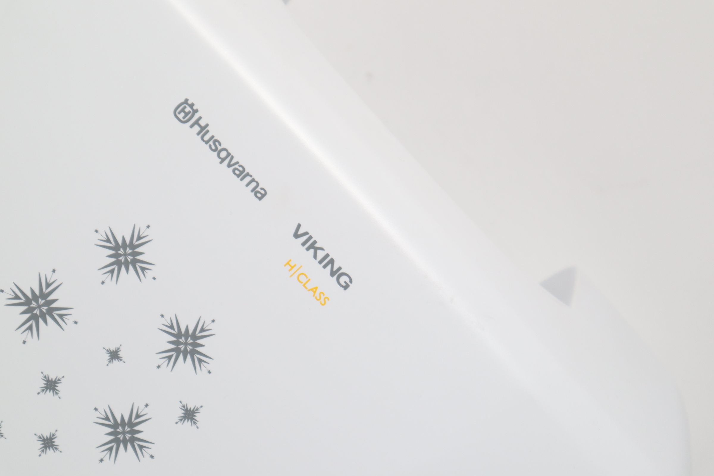 Husqvarna Viking H/Class 100Q White Sewing Machine 0563 / Adjustable ...