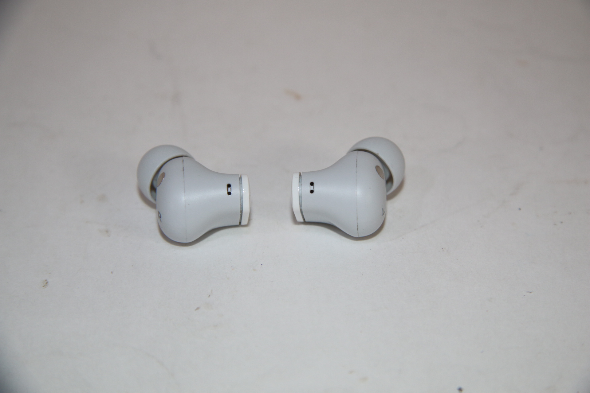 Apple White Beats Studio Buds True Wireless Noise Cancelling Earbuds A2512&A2513