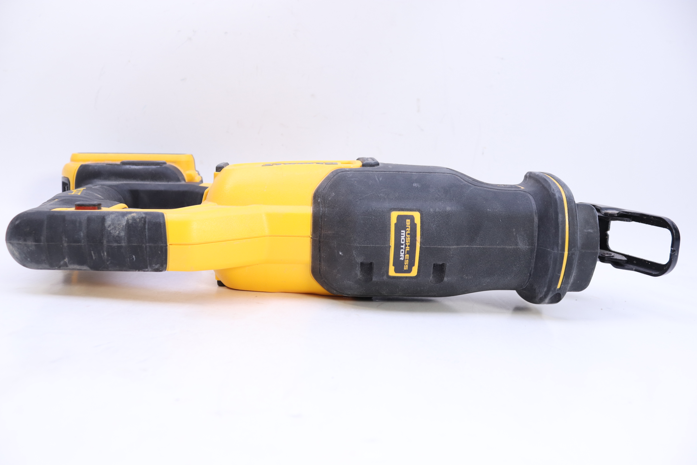 DEWALT DCS382 20-Volt MAX XR Lithium-Ion Cordless Brushless ...