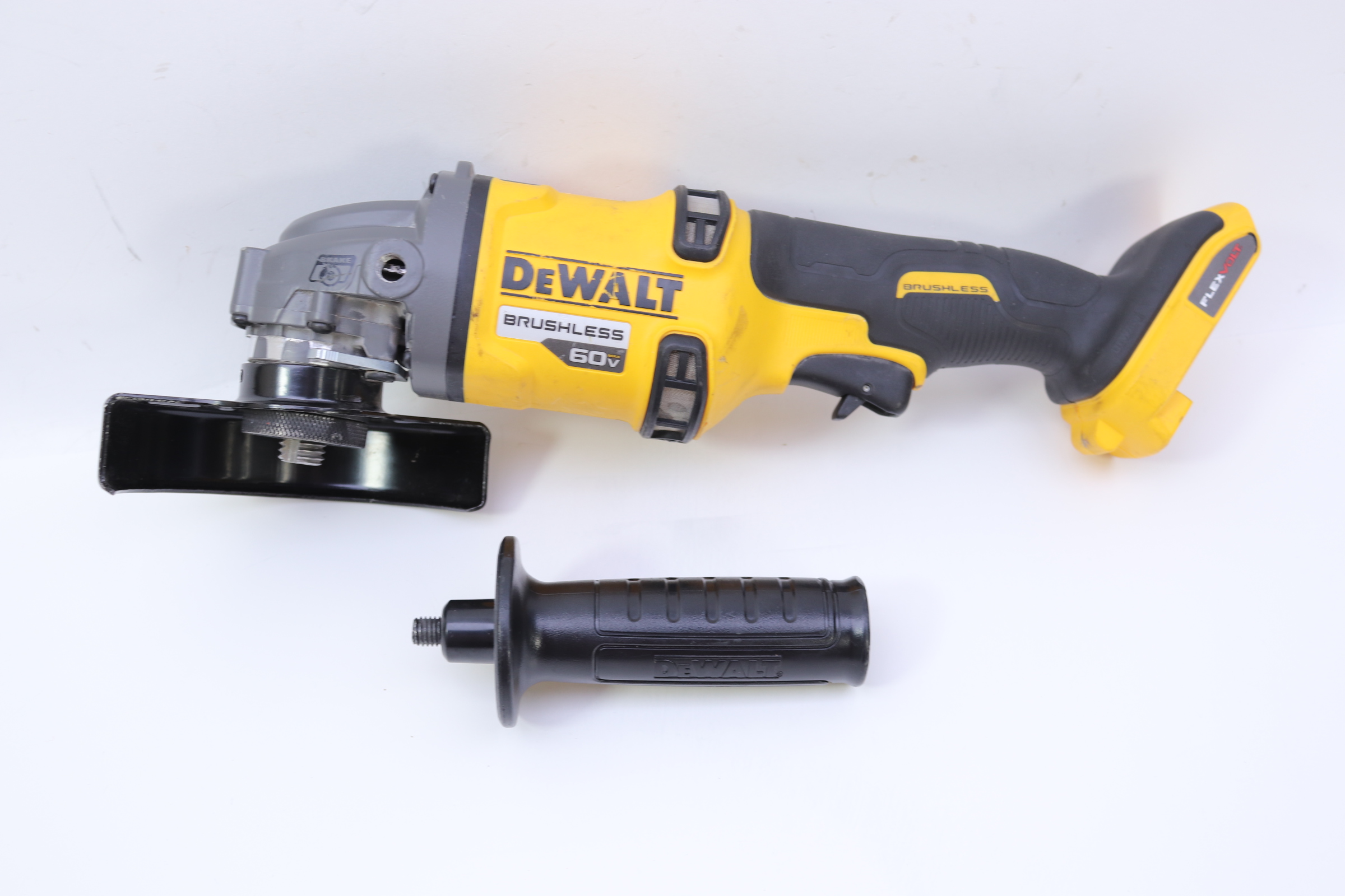 DEWALT DCG418 FLEXVOLT 60V MAX Cordless Brushless 4.5" - 6" Small Angle ...
