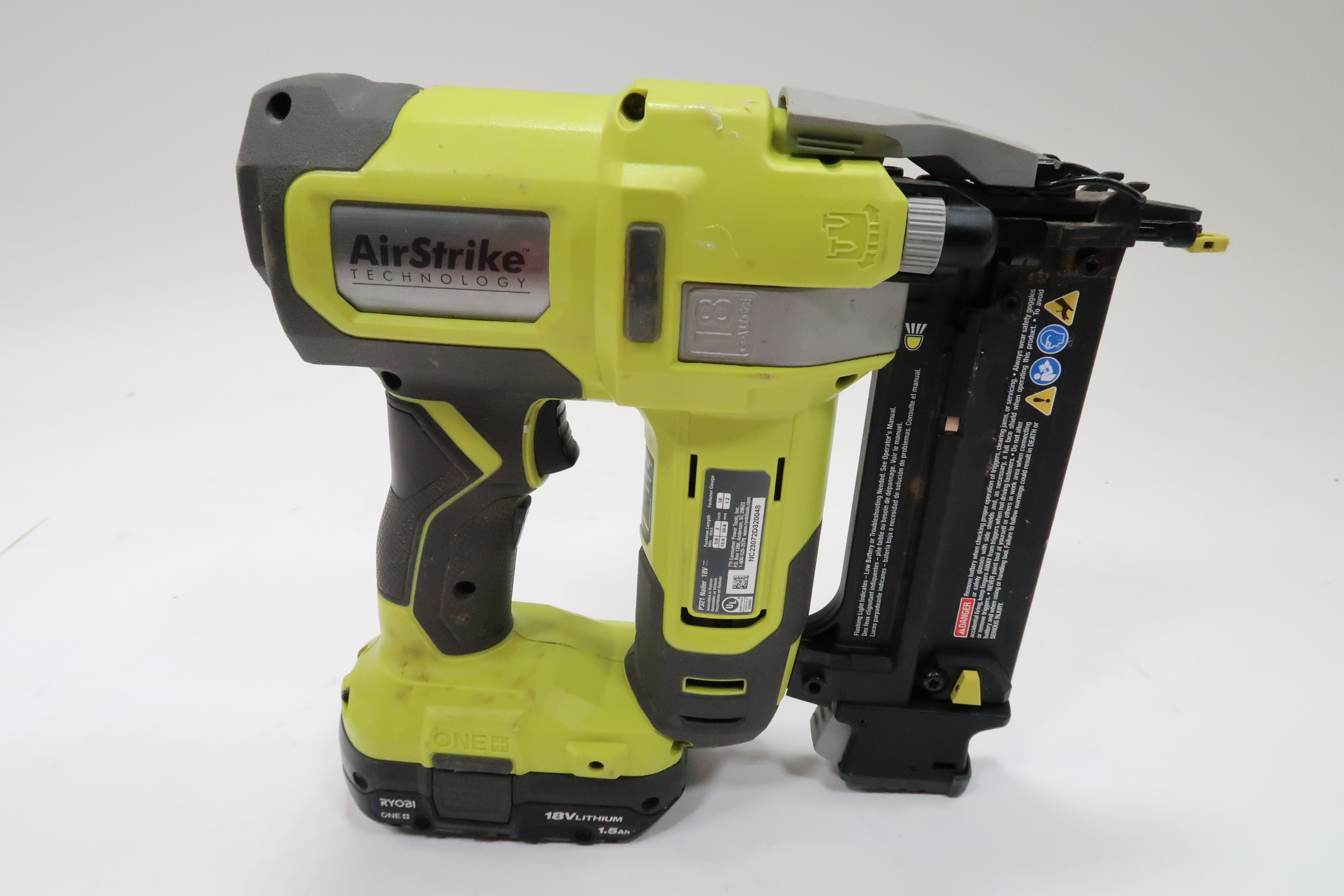 Ryobi P321 ONE+ 18V 18-Gauge Cordless AirStrike Brad Nailer 8558