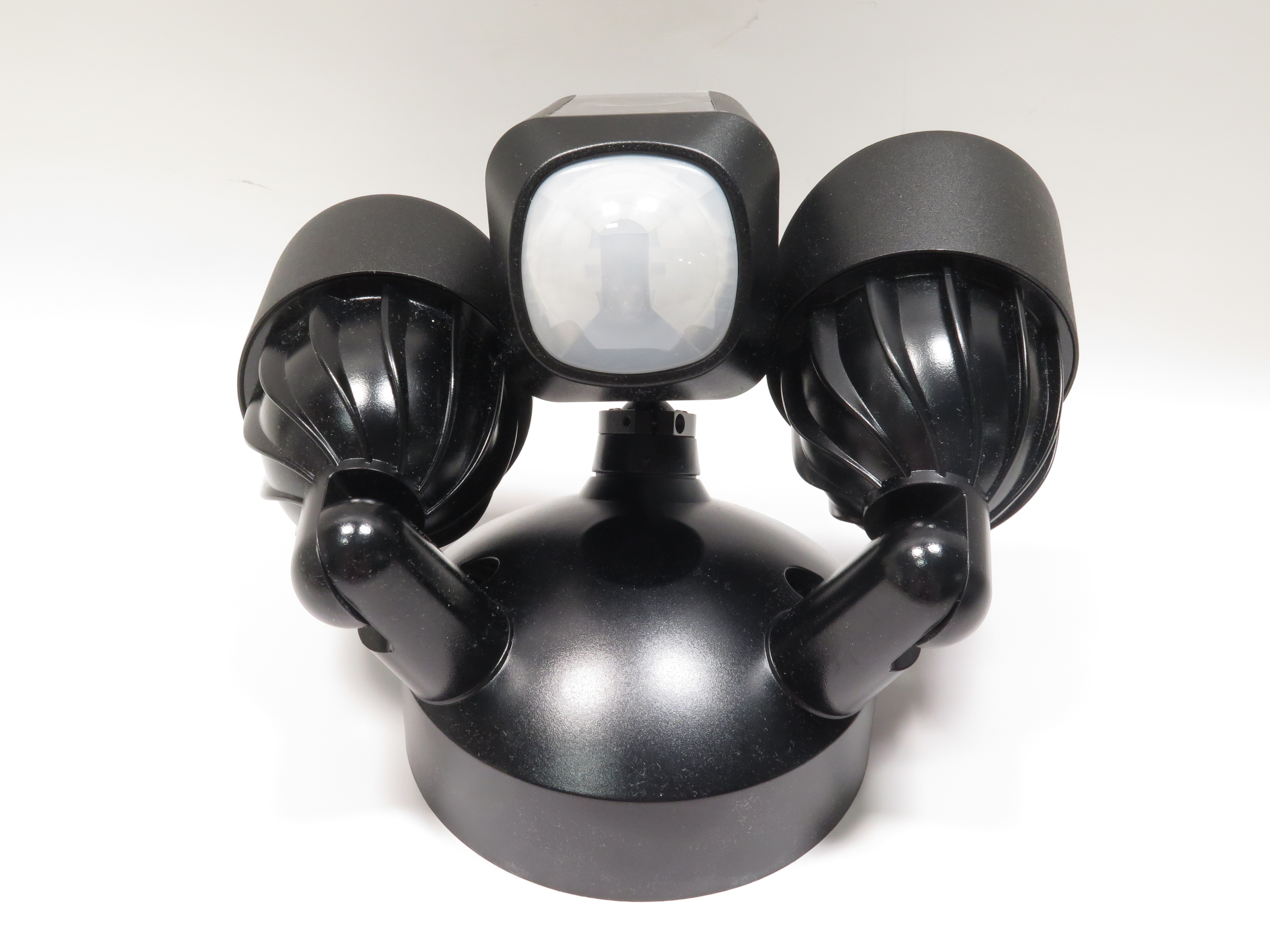 Ring Flood Light Cam Wired Plus Outdoor 1080p Surveillance Camera ...