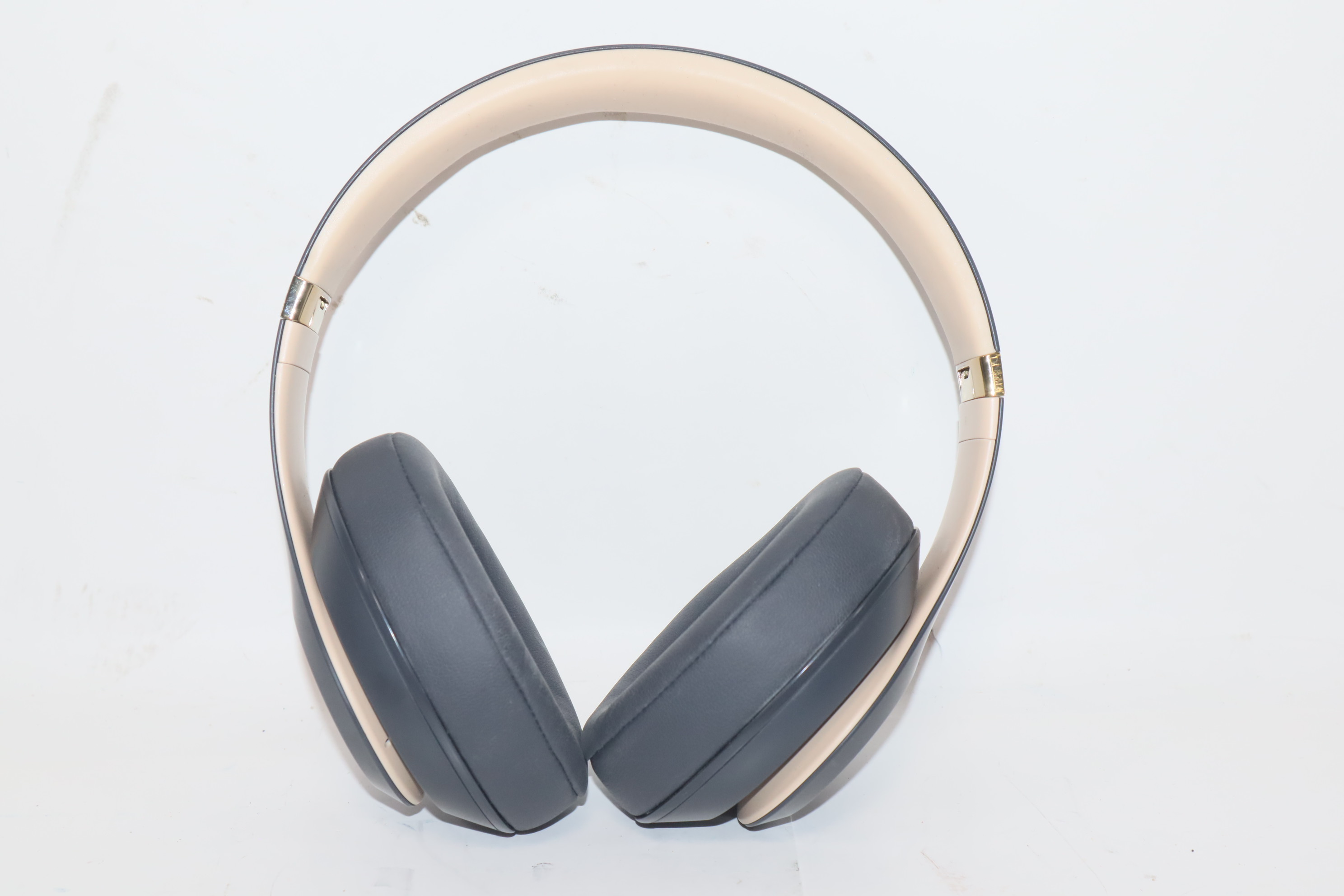 Beats Studio3 Shadow Gray Over-Ear Noise Canceling Bluetooth Wireless ...