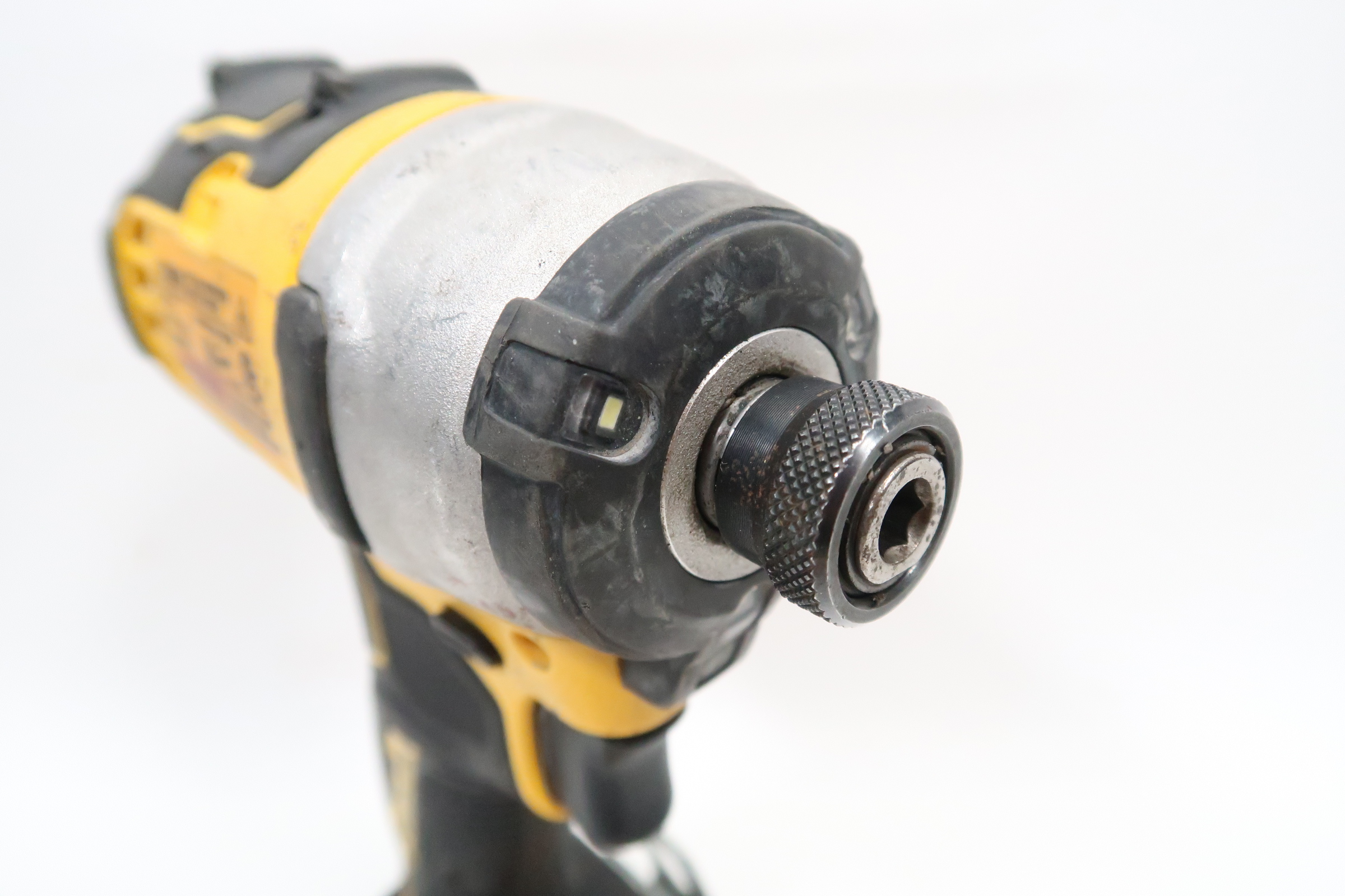 DeWalt DCF809 20V MAX Cordless Brushless Compact 1/4 in. Impact Driver