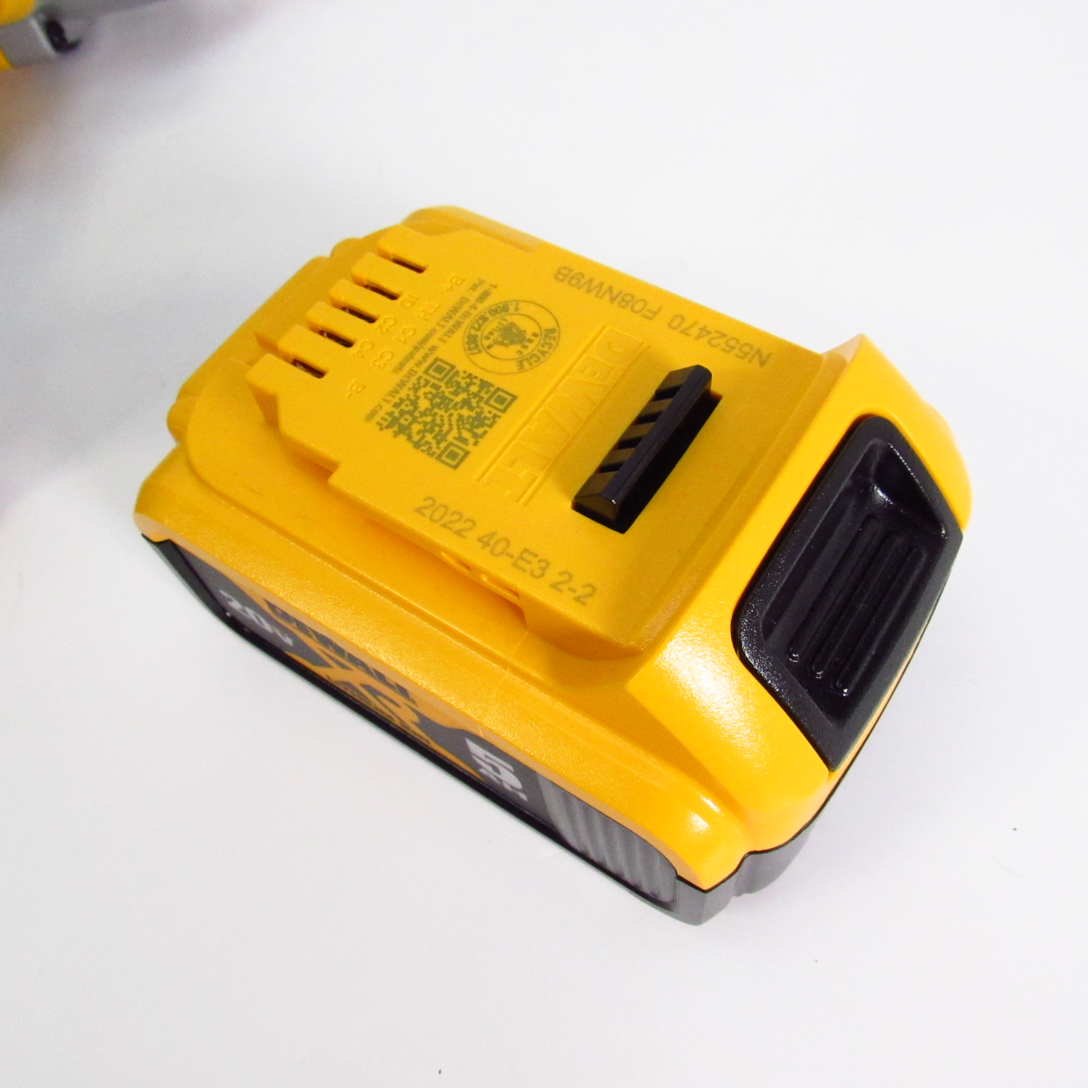 DeWalt DCF900 20V Lithium-ion 1/2'' Drive Brushless 3-Speed Impact Wrench