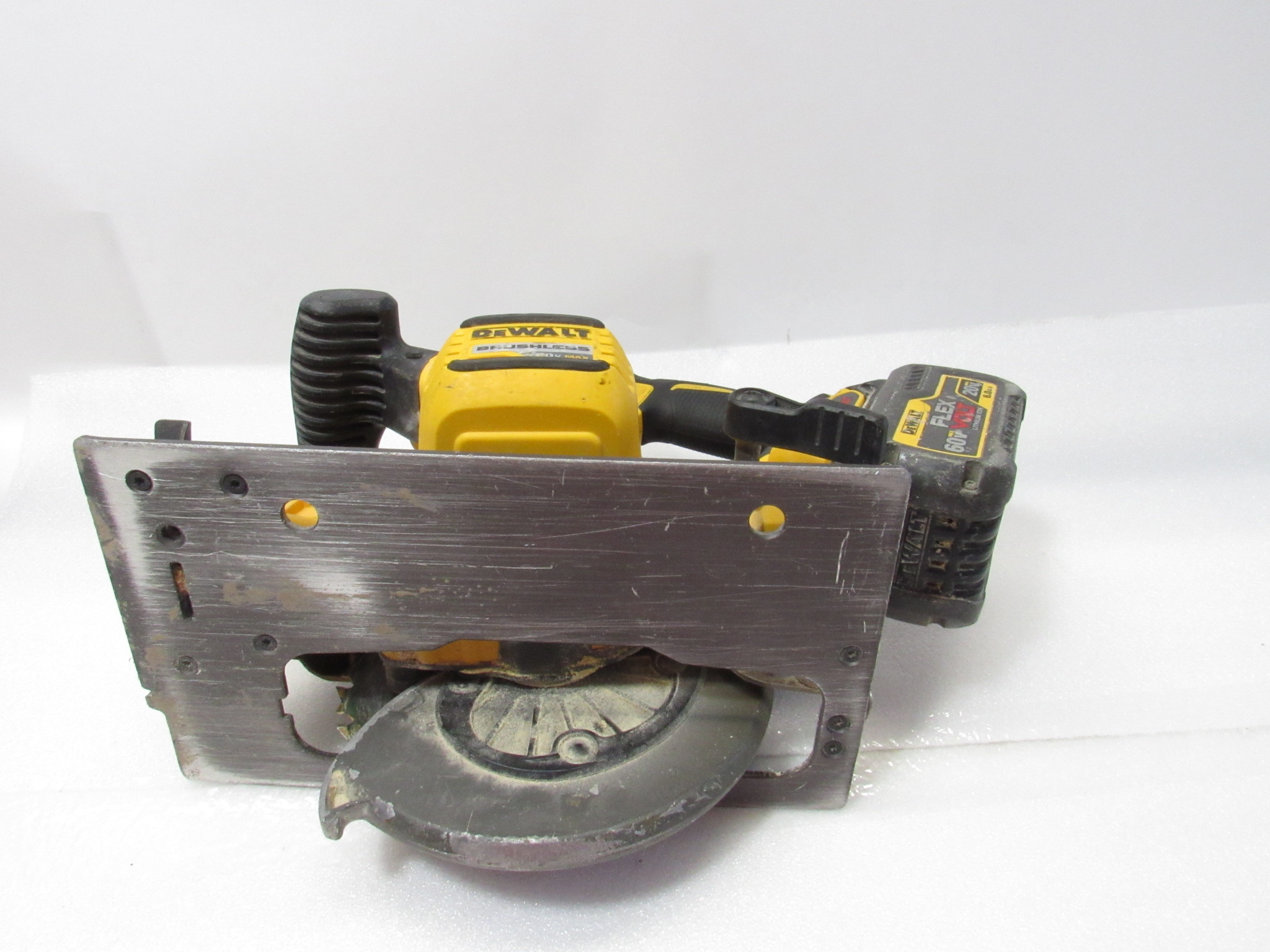 DeWalt DCS575 FLEXVOLT 60V MAX Circular Saw 7 1/4-Inch