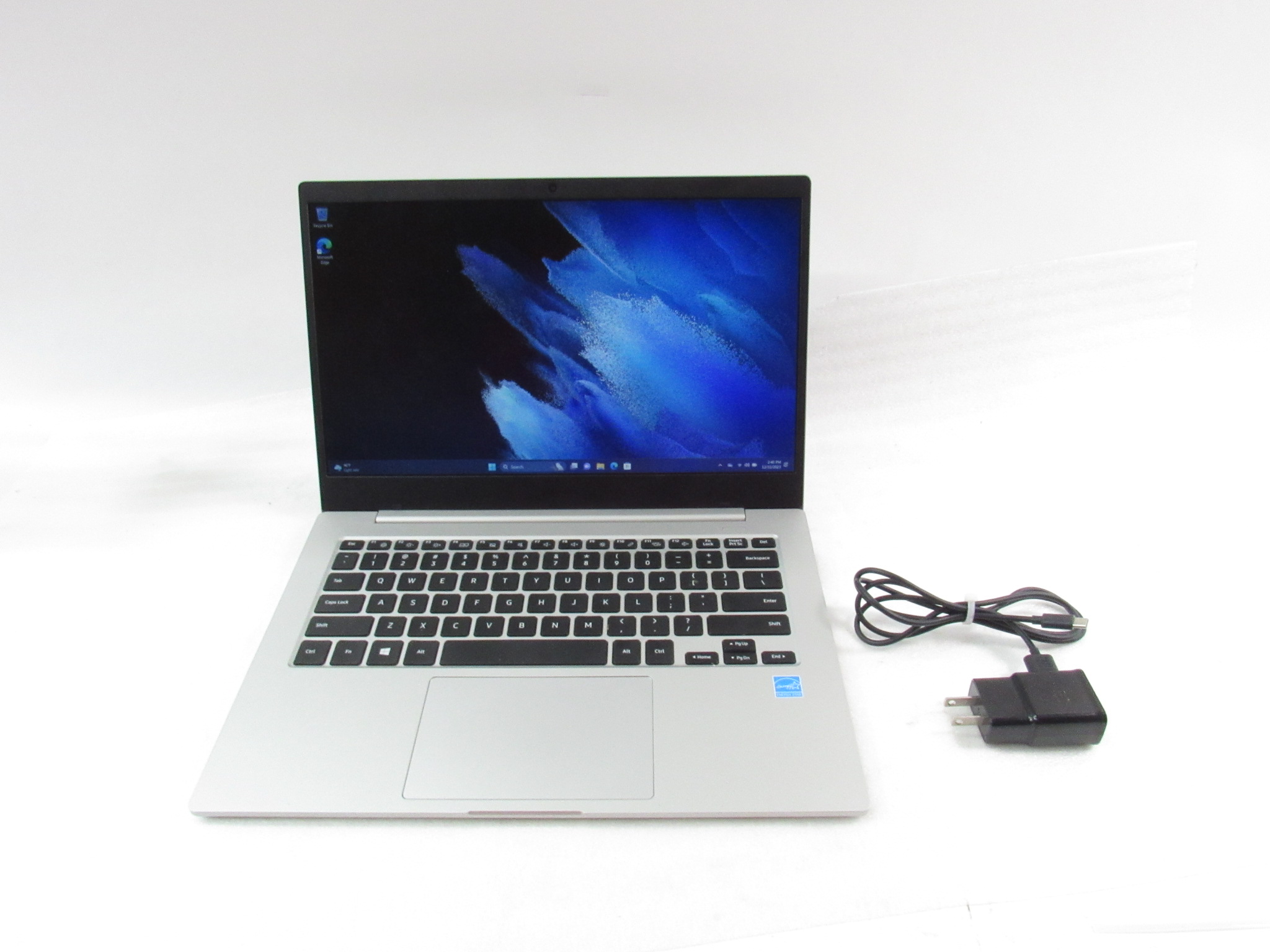 Samsung Galaxy Book Go NP340XLA Snapdragon 7c 2.55GHz 4GB RAM 128GB SSD 14"