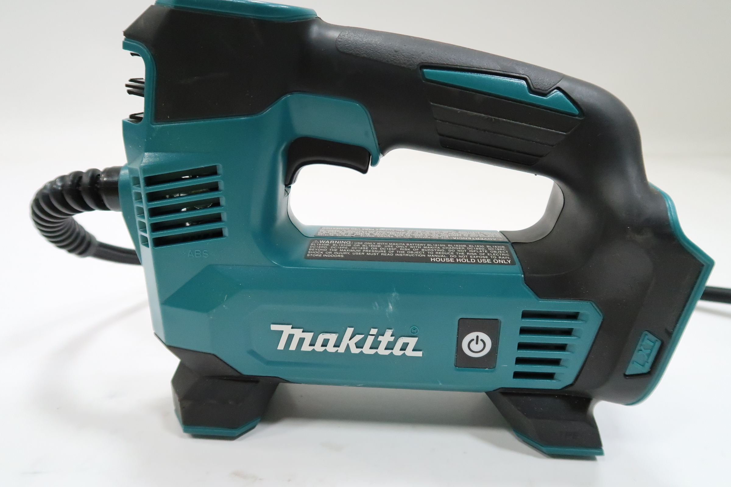 Makita DMP180 18V LXT Lithium-Ion Cordless Electric Portable Inflator 1083
