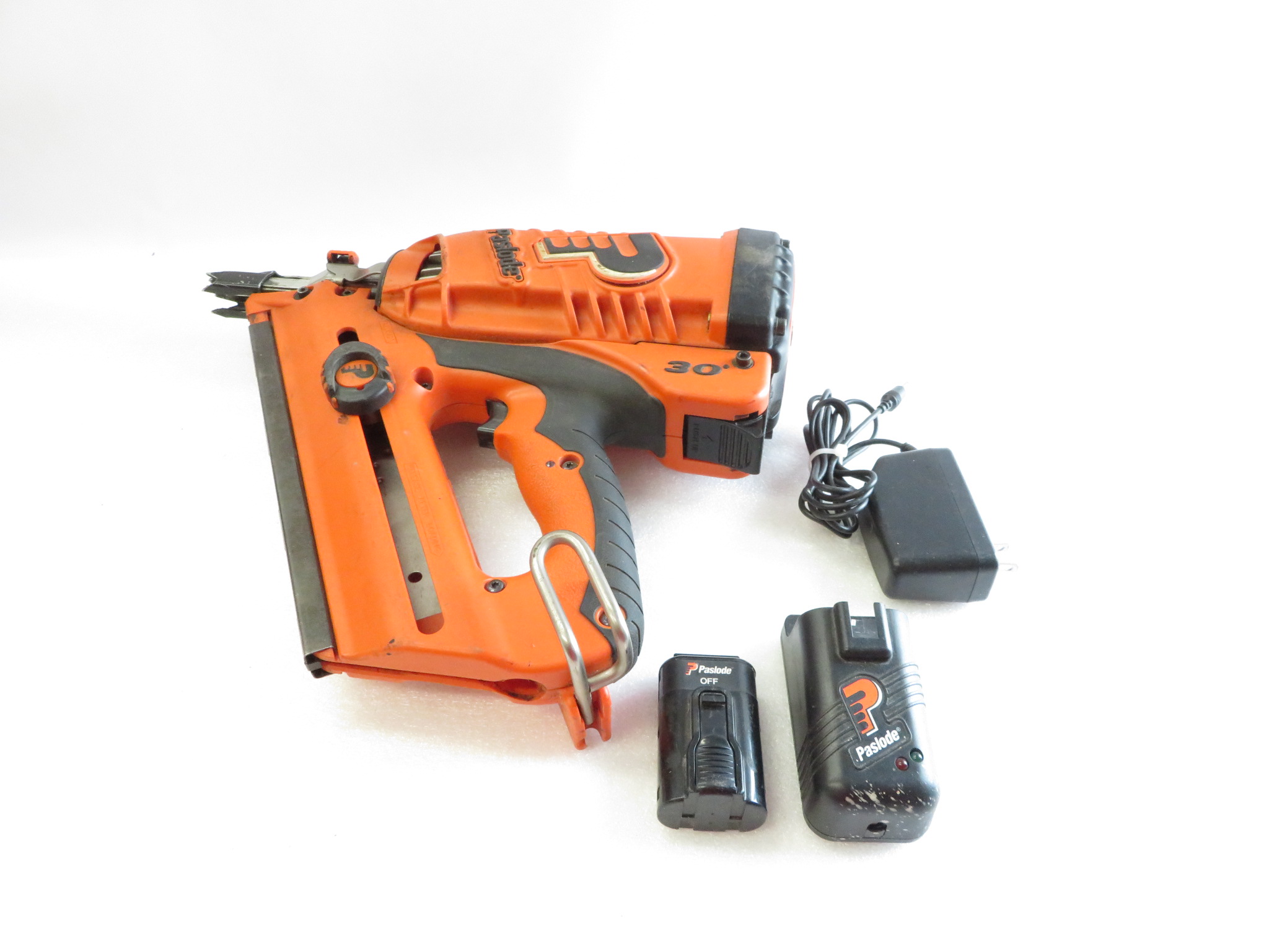 Paslode Cf325li Cordless XP 30 Degree Framing Nailer