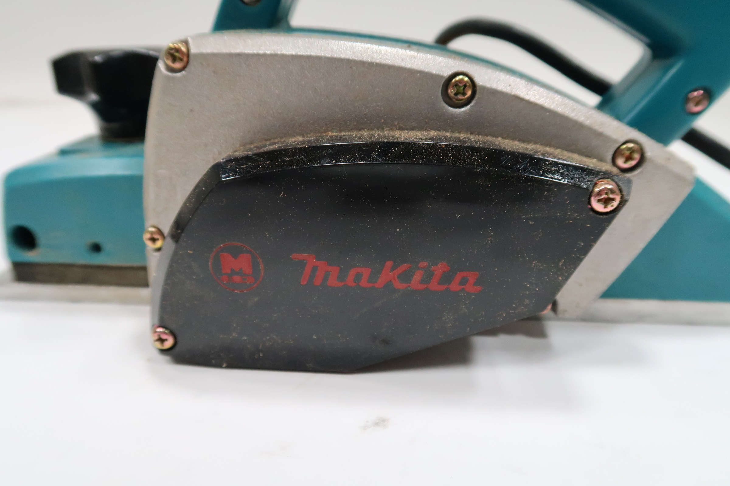 Makita 1900B Electric Corded Hand Powered Planer 5729