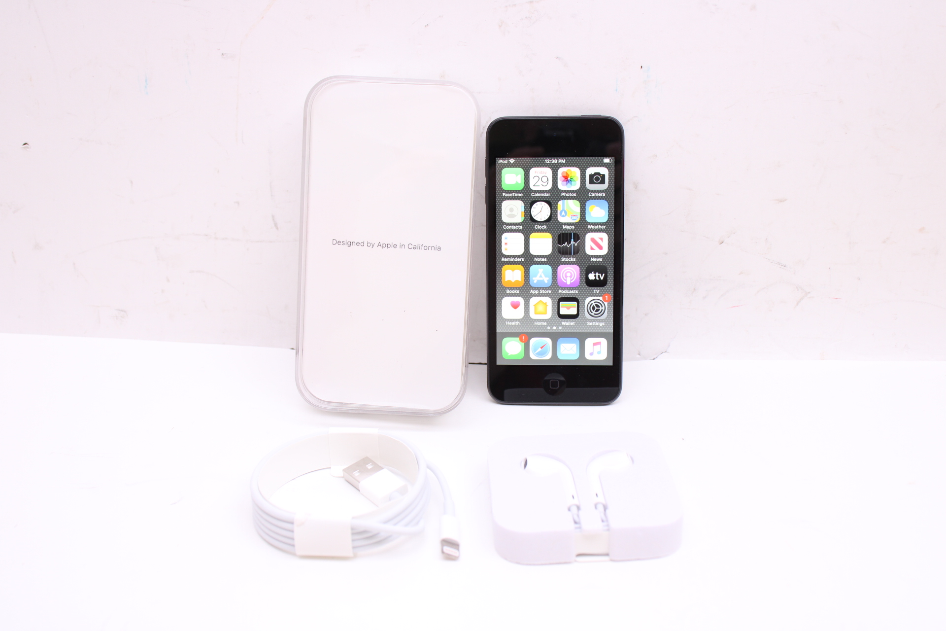 Apple iPod Touch 7th Gen MVHW2LL/A 4" Display 32GB Storage MP4 Player