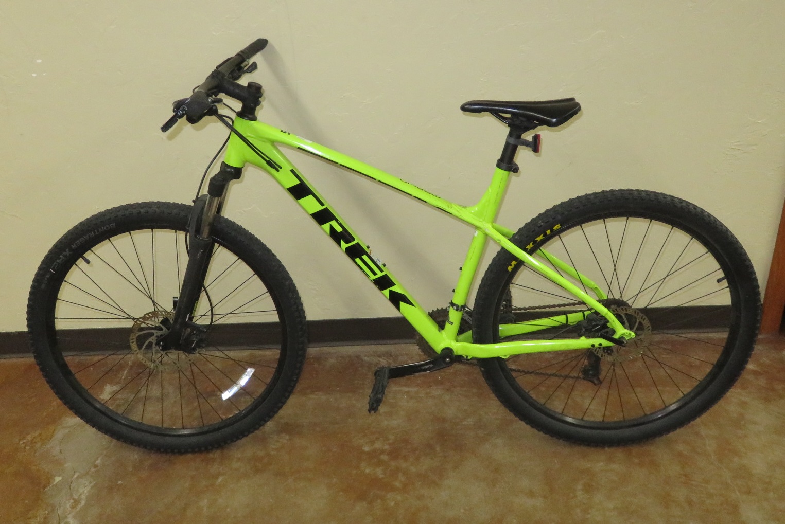 Trek Marlin 5 Aluminum Frame 29-Inch Wheel Men's Mountain Bike