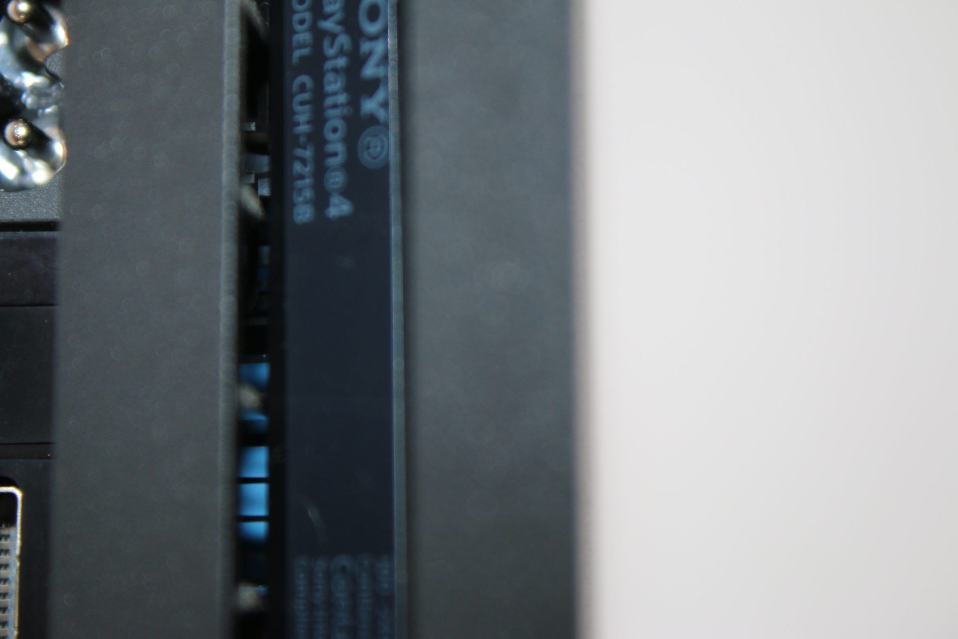 Sony CUH-7215B PlayStation 4 Pro 1TB Black Home Video Gaming Console 9550