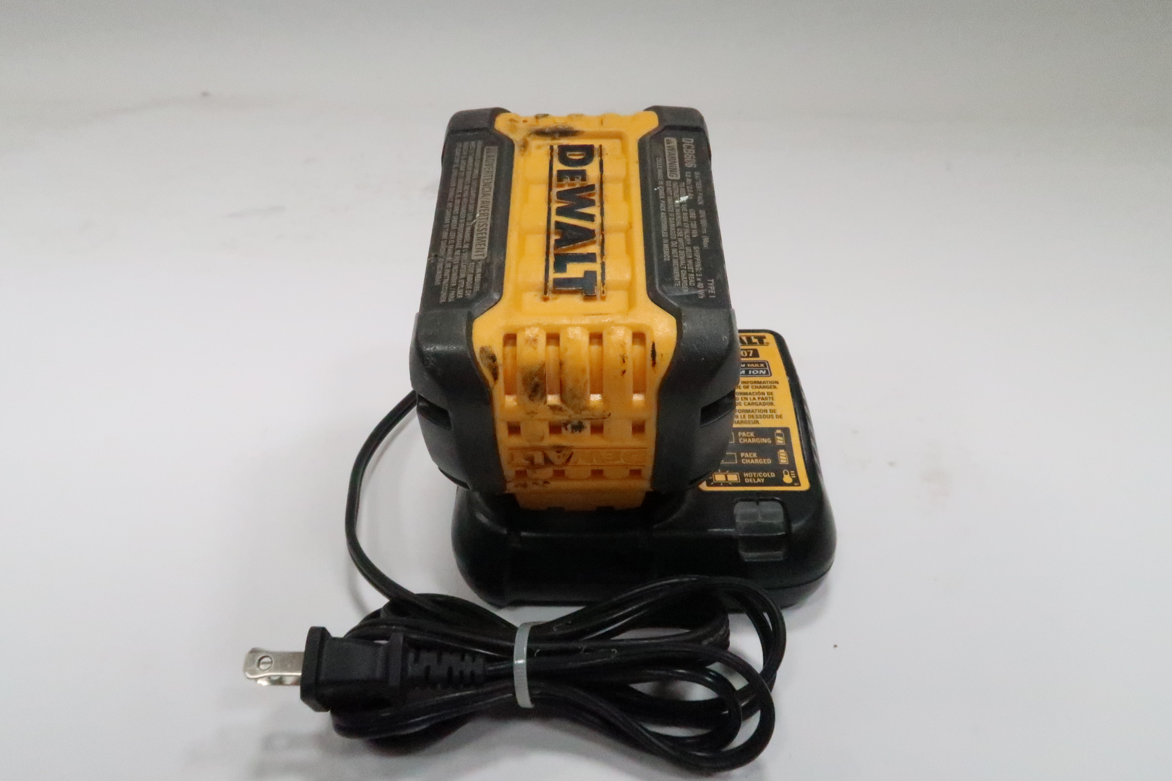 DeWalt DCB606 FLEXVOLT 20V/60V MAX Lithium-Ion 6.0Ah Battery Kit 9705