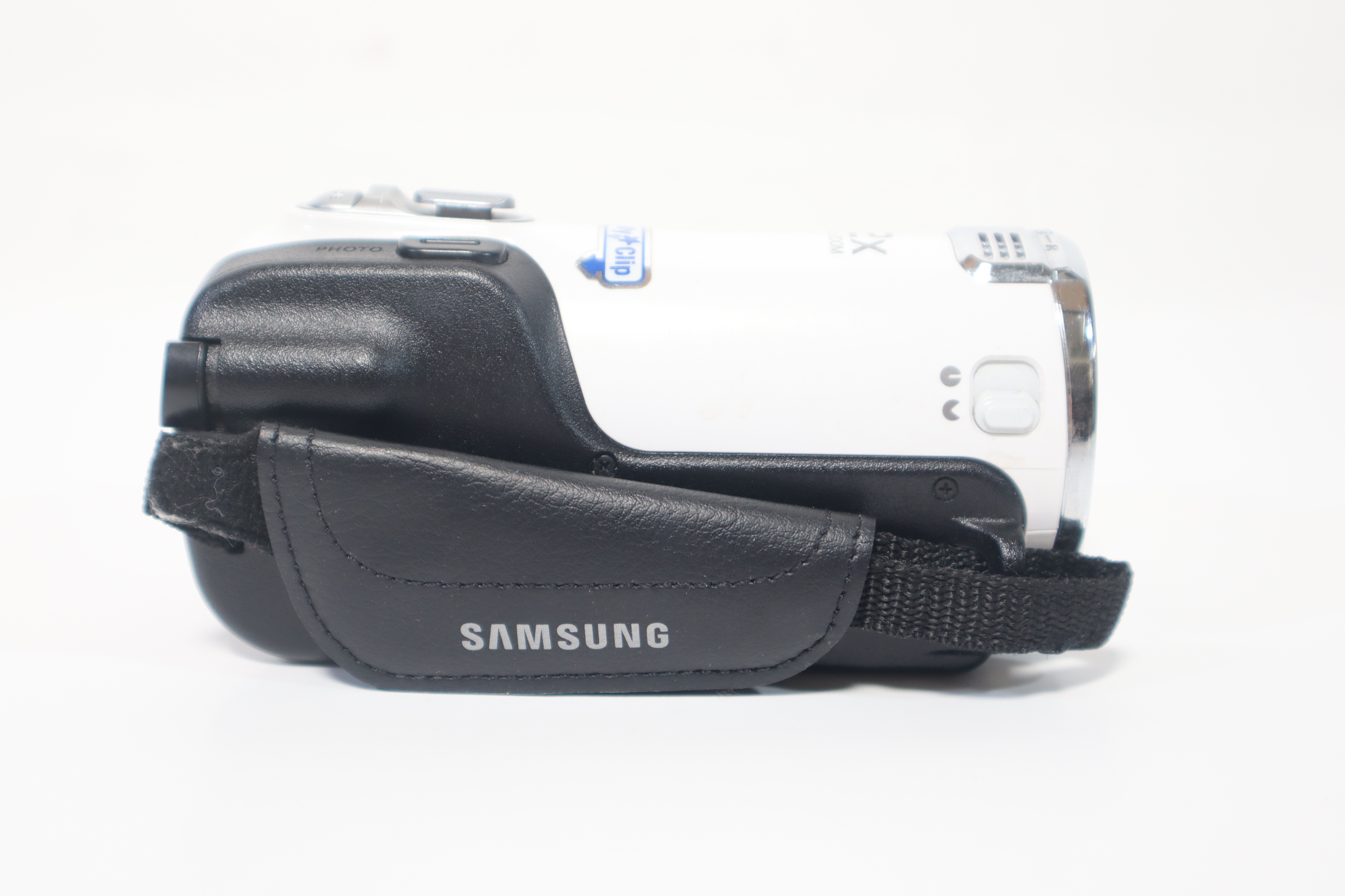 Samsung HMX-F90 White/Black Lightweight 52X Optical Zoom Digital ...