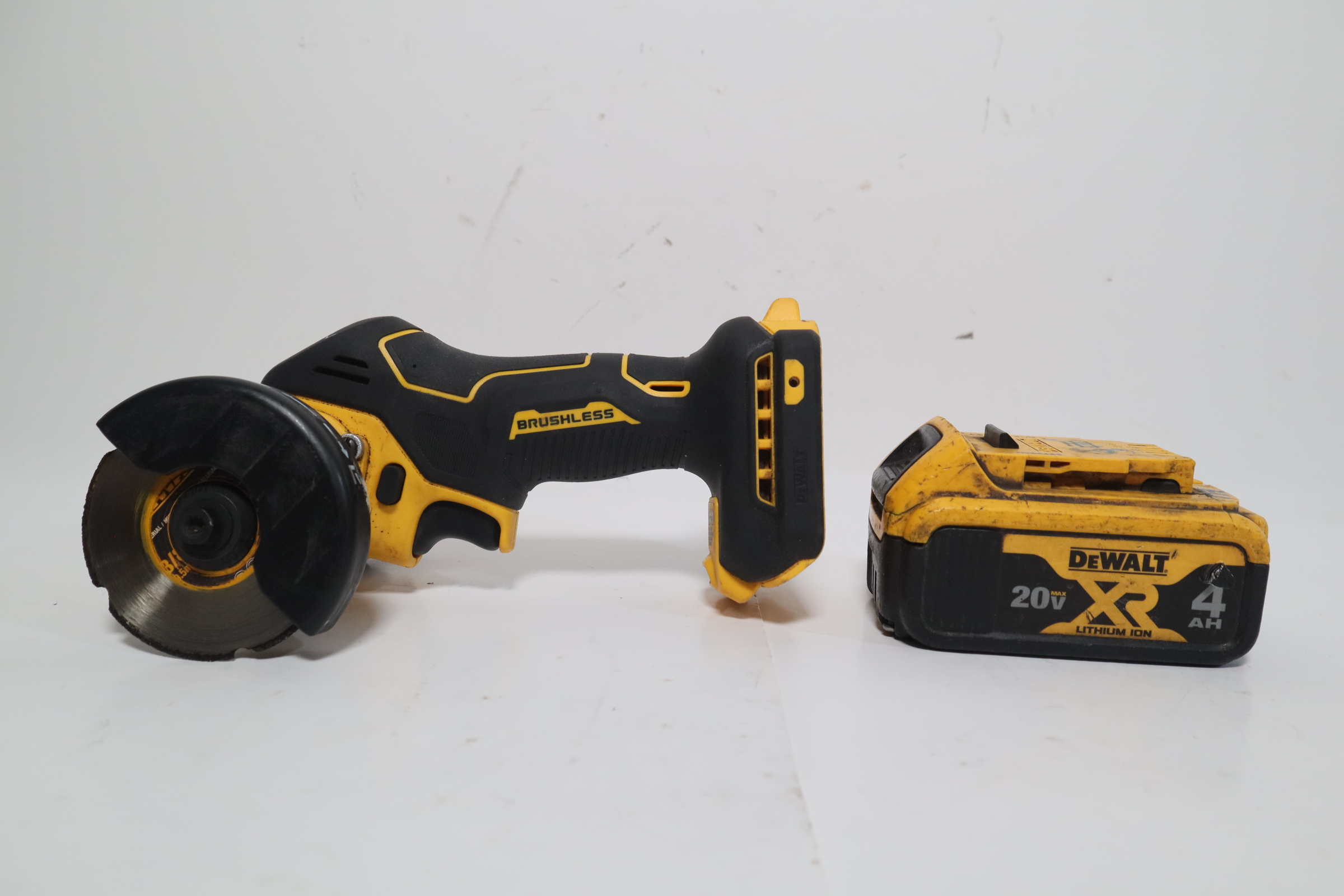 DeWalt DCS438 20V MAX XR Brushless Cordless 3" Cut-Off Tool V5XM & Battery