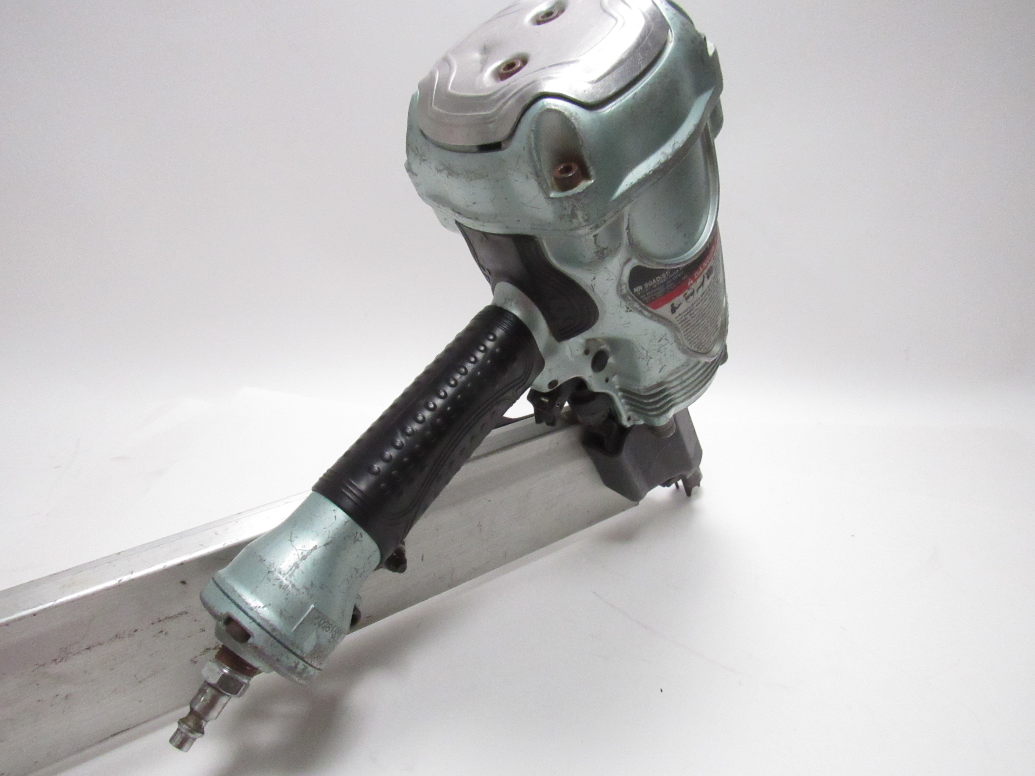 Metabo HPT NR90ADS1 30-Degree 3 1/2" Pneumatic Framing Nail Gun