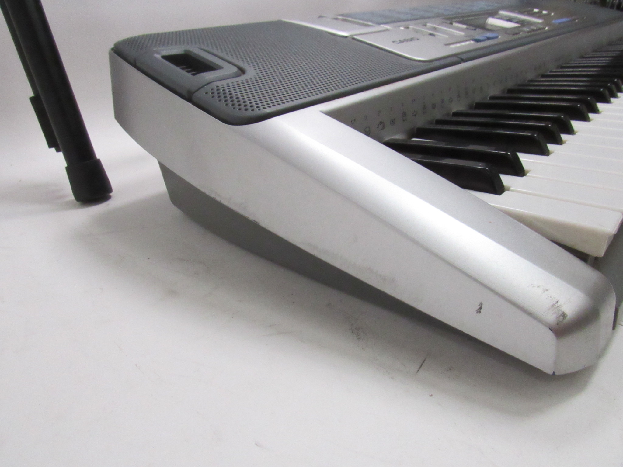 Casio LK-100 61 Key Electronic Keyboard Local Pickup Only
