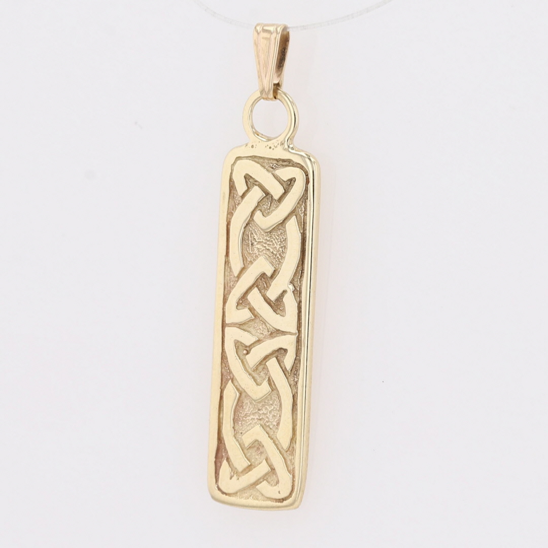 1.25" Religious Celtic Knot Pendant without Chain 9k Yellow Gold 1.86 Grams