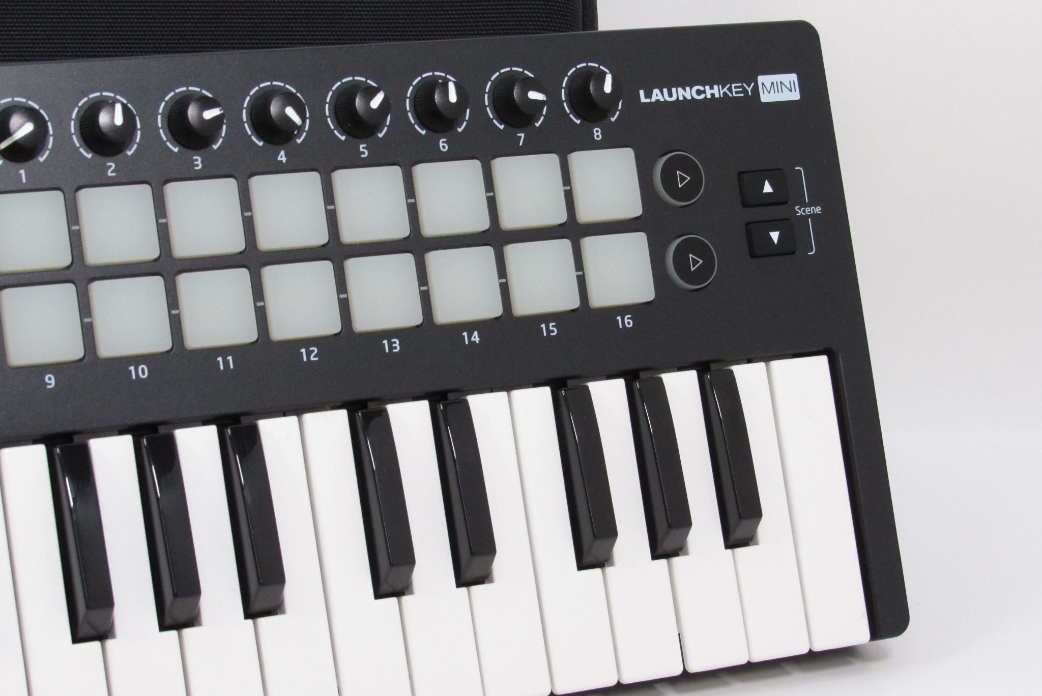 Novation Launchkey Mini MK2 (NOVLKMIN2) 25-Note MIDI USB Keyboard ...